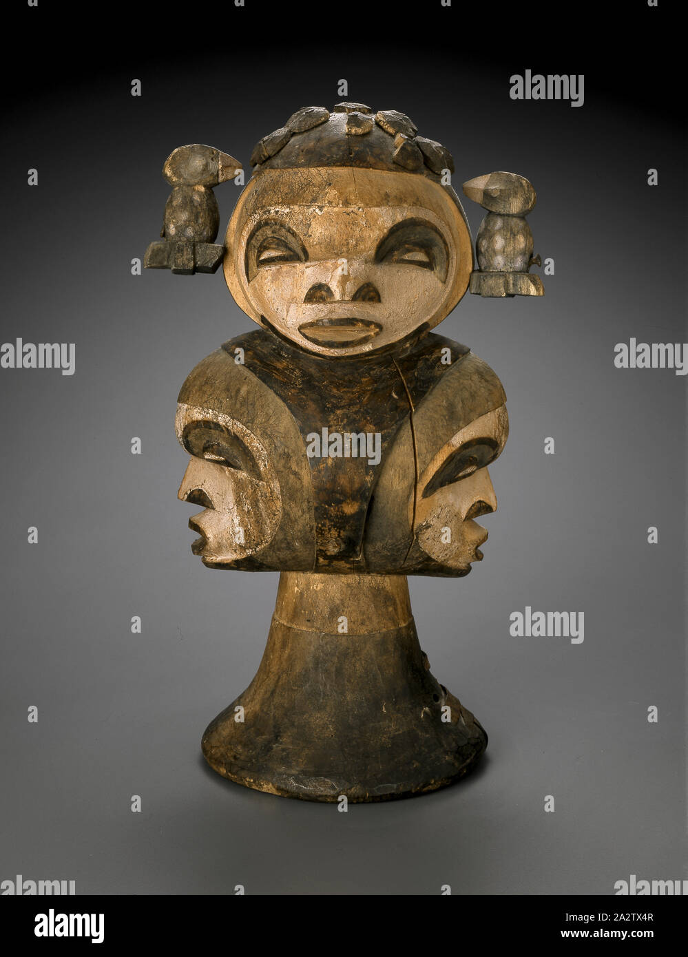 Two janus faced heads hi-res stock photography and images - Alamy