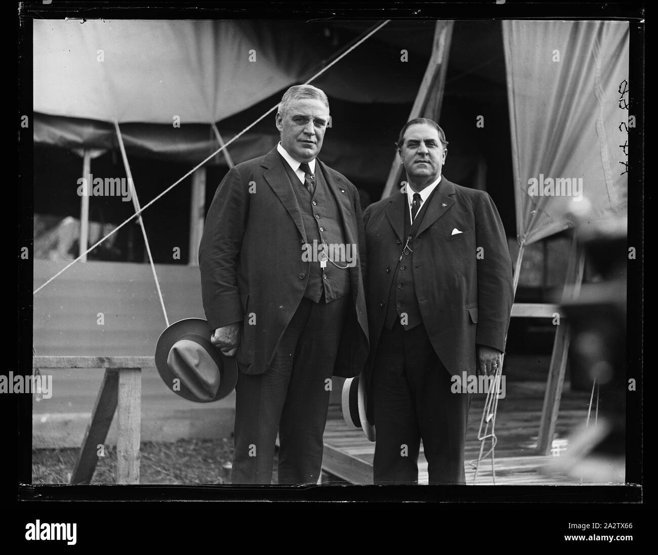 Reenactment of Pickett's Charge at the battle of Gettysburg in ...