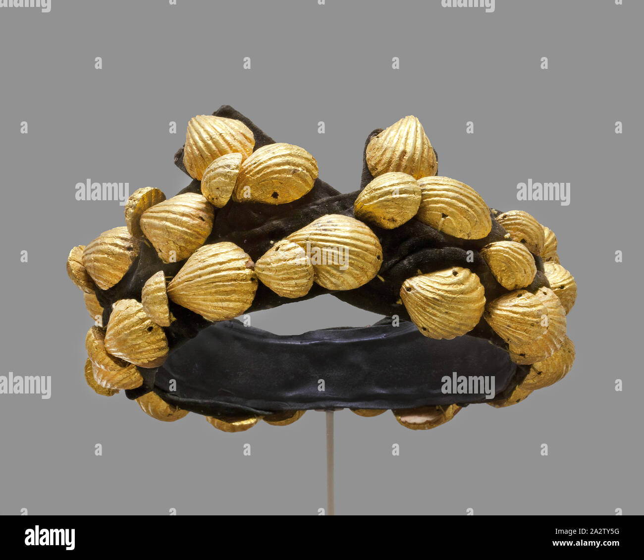 crown, Akan people, 20th century, wood, cloth, gold leaf, 4 x 7-1/2 x 7 ...