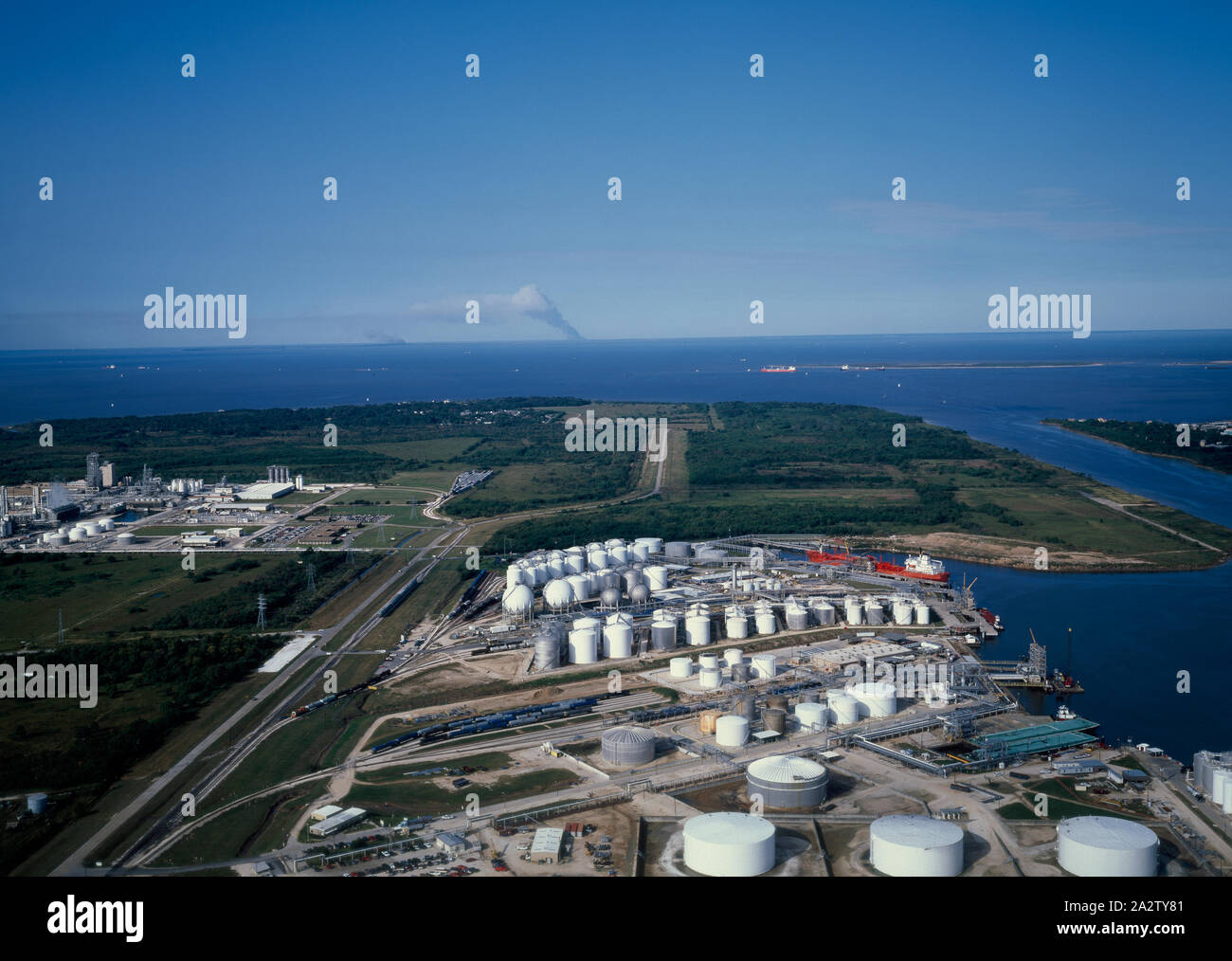 Refinery houston hi-res stock photography and images - Alamy
