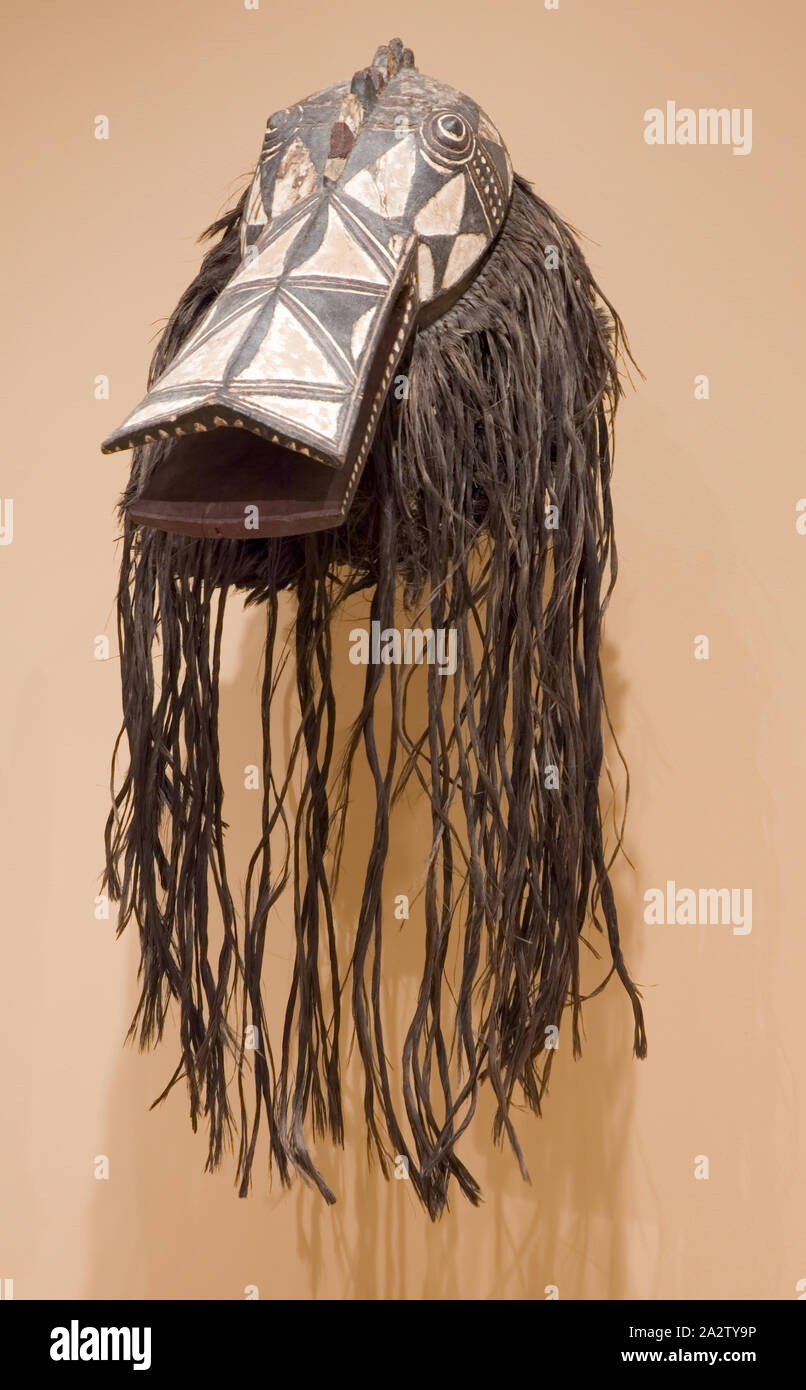 Crocodile helmet mask hi-res stock photography and images - Alamy