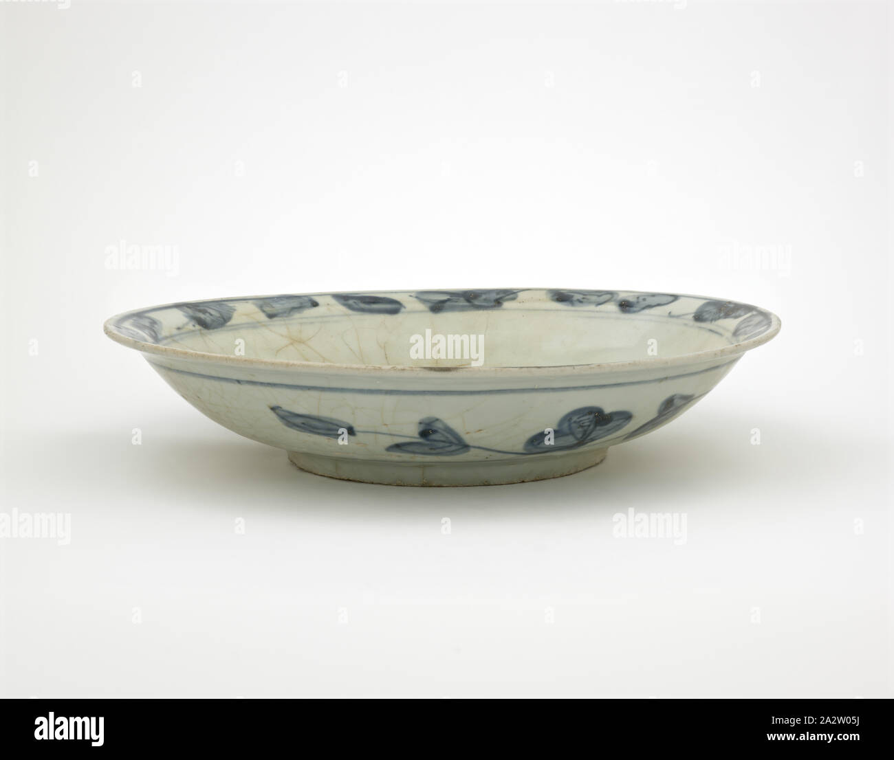 plate, Ming dynasty, Ming dynasty, 1500-1599, swatow ware with blue ...