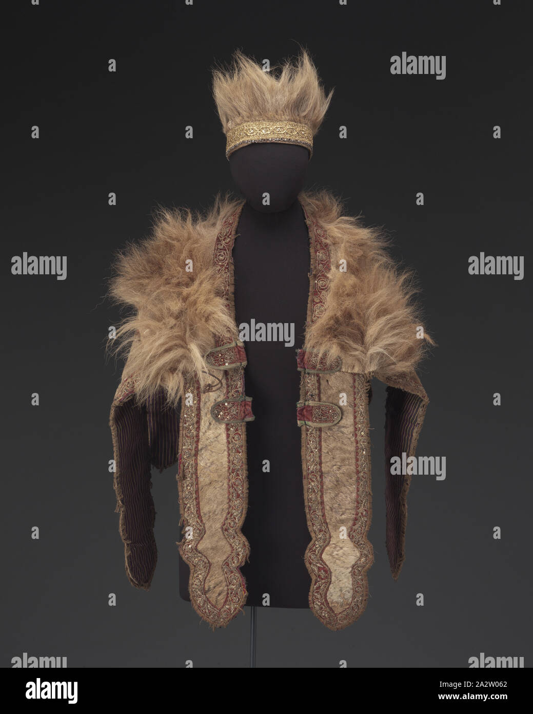 Lion hat hi-res stock photography and images - Alamy