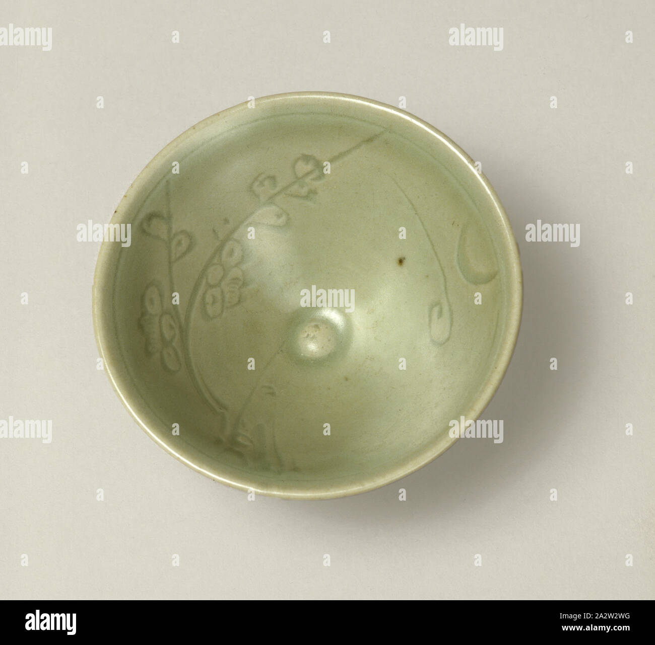 Longquan ware hi-res stock photography and images - Alamy