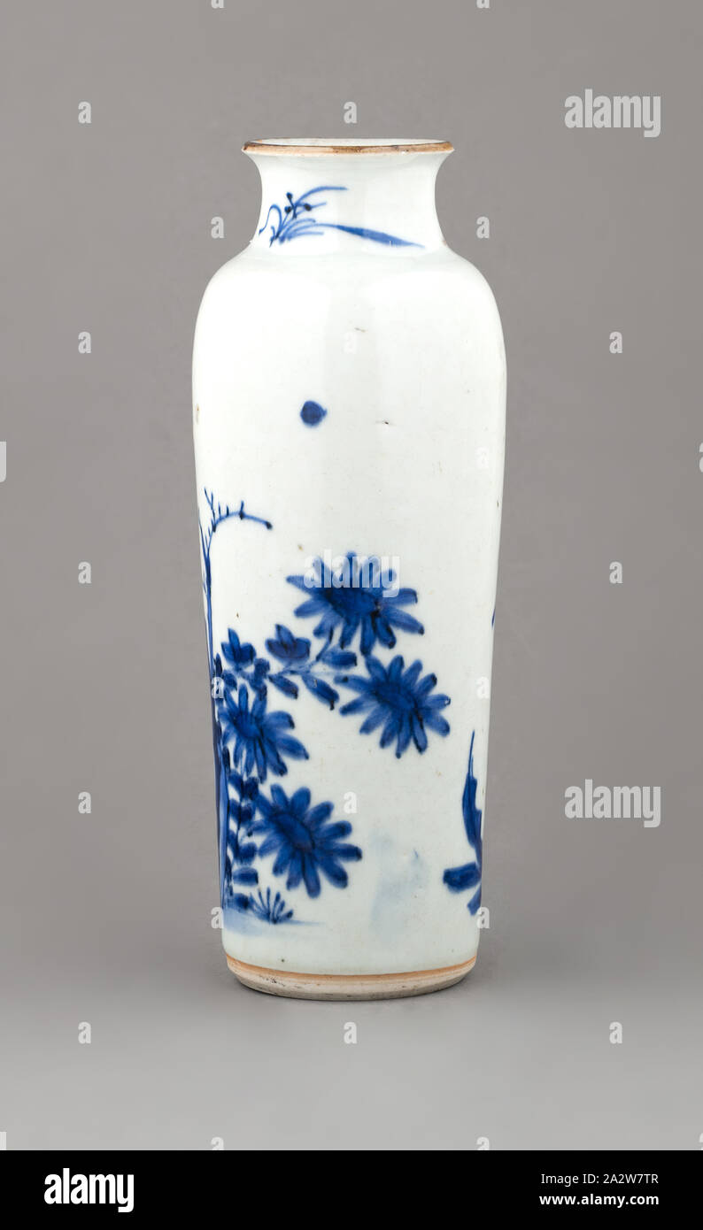 Underglaze blue decoration hi-res stock photography and images - Alamy