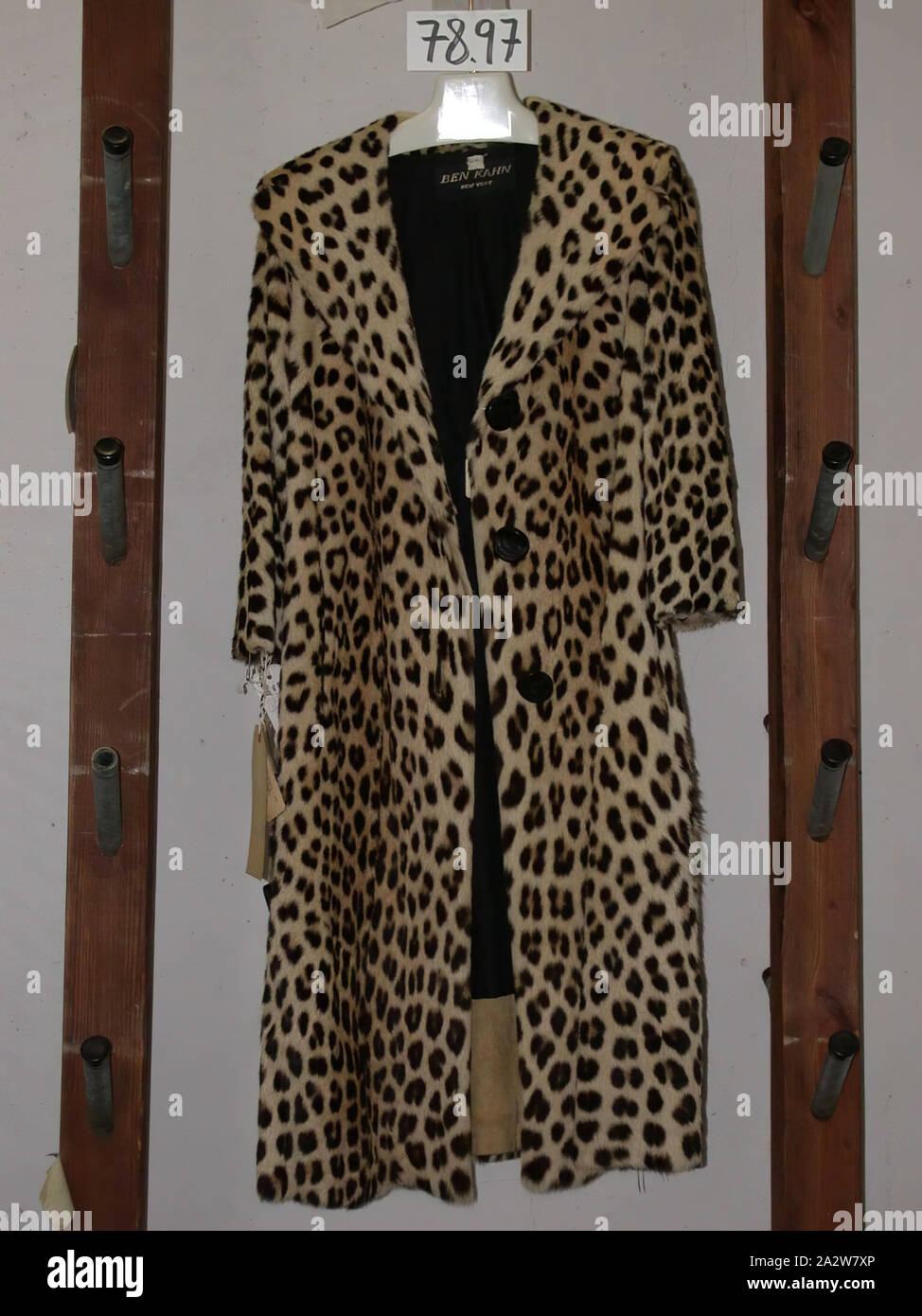 Somali leopard skin hi-res stock photography and images - Alamy