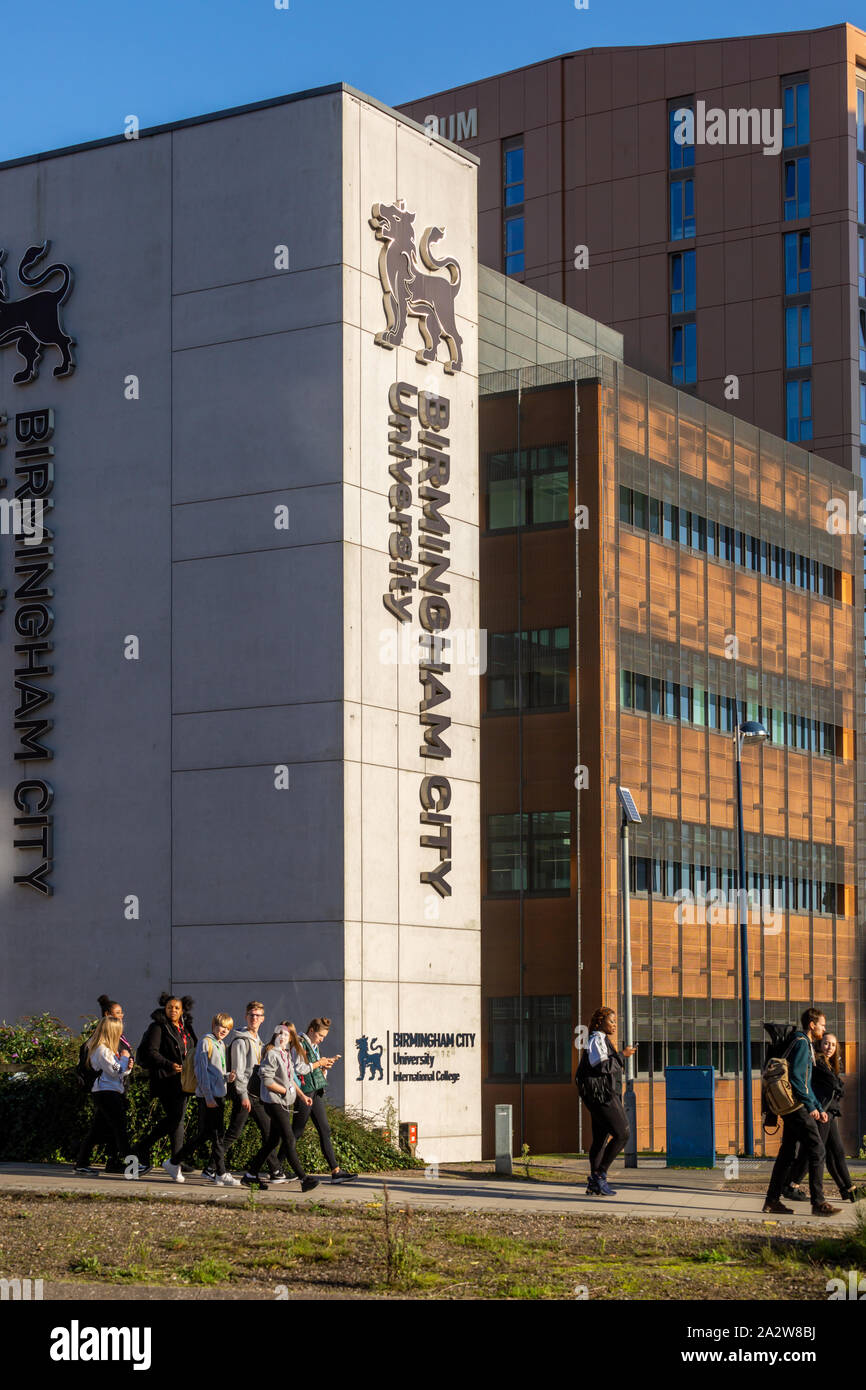 University of birmingham students hi-res stock photography and images ...