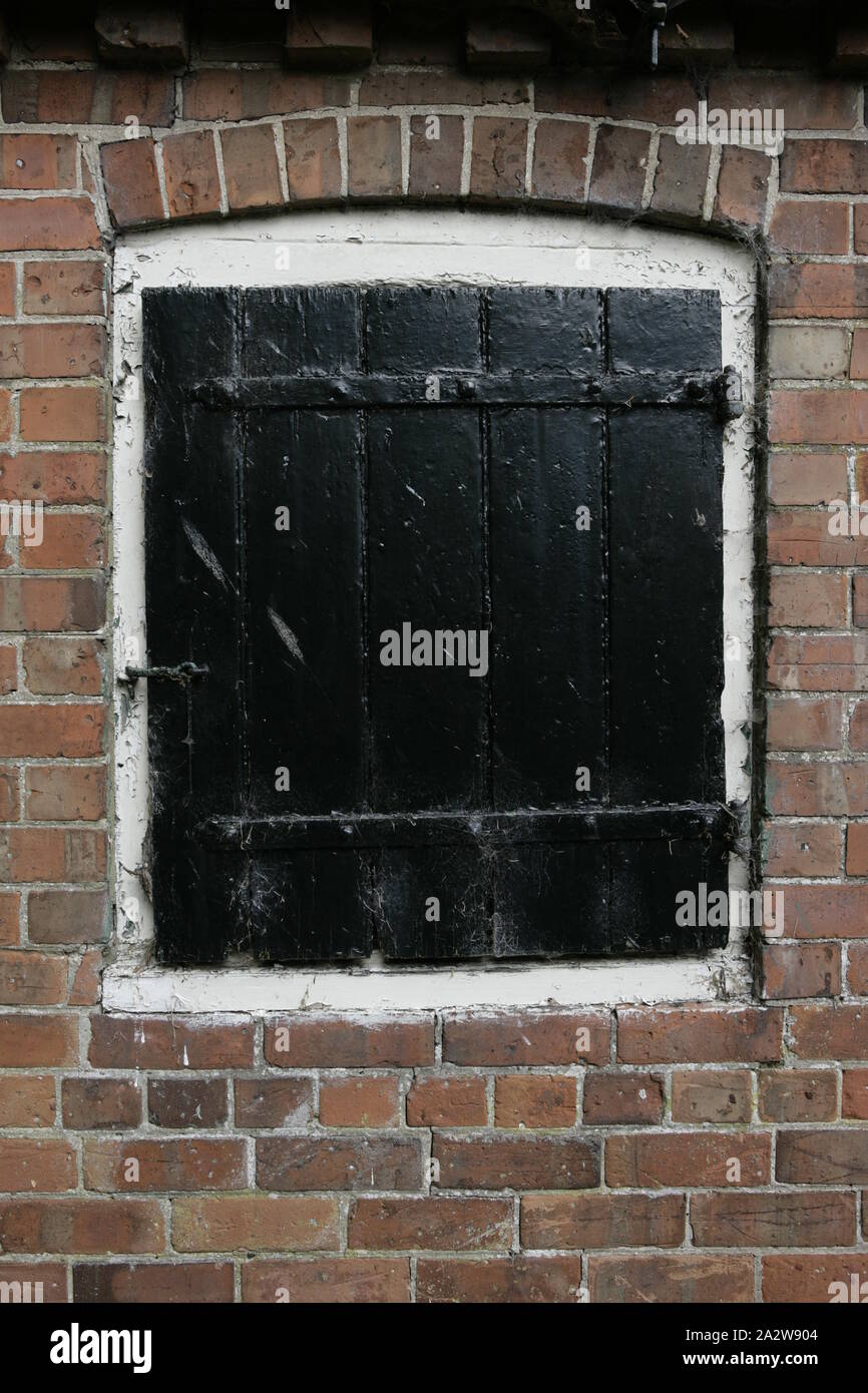 Hatch door hi-res stock photography and images - Alamy