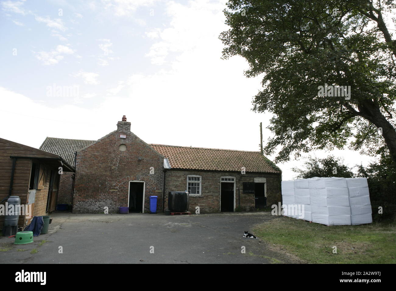 Old stable block hi-res stock photography and images - Alamy