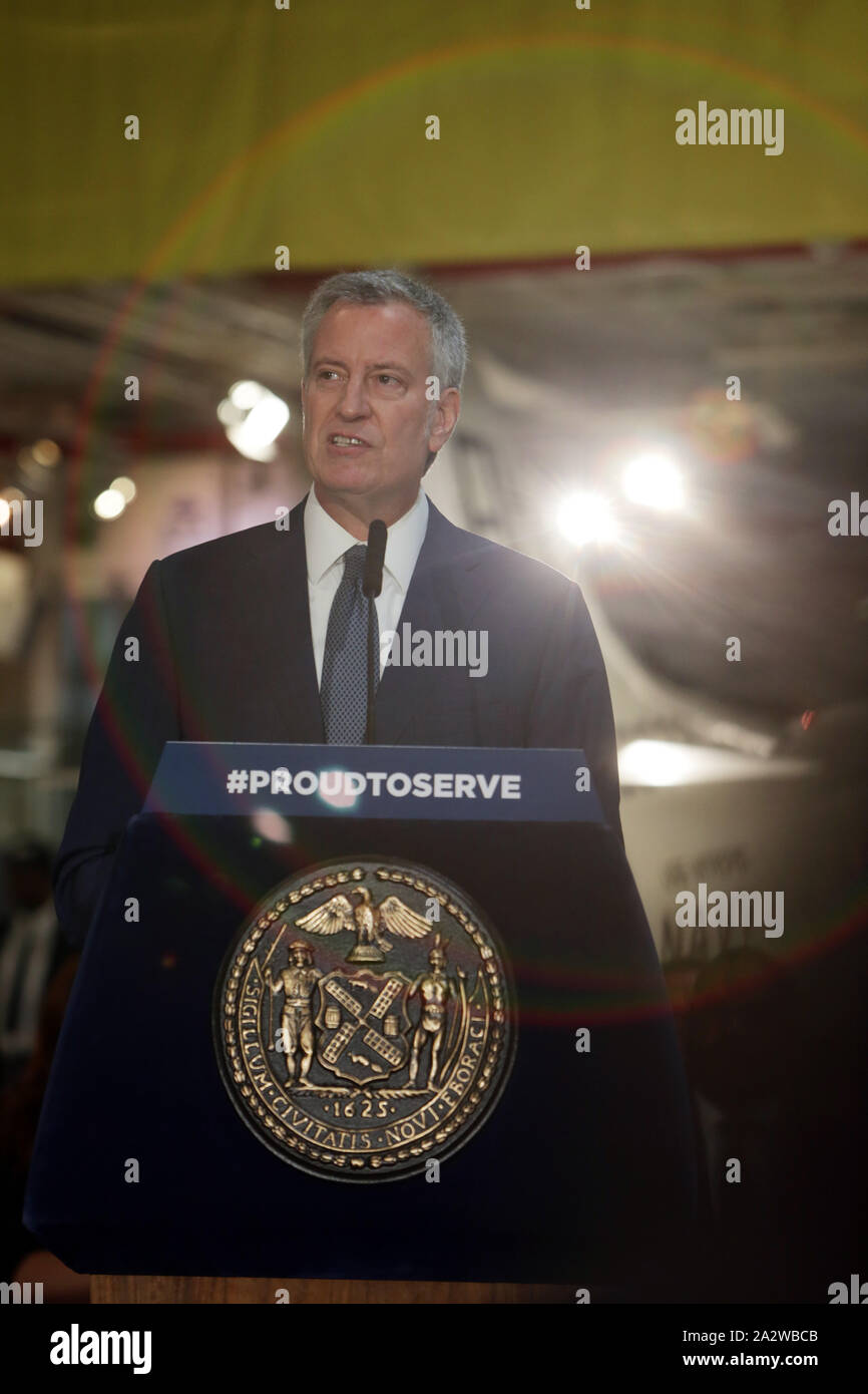 Millitary uniforms hi-res stock photography and images - Alamy