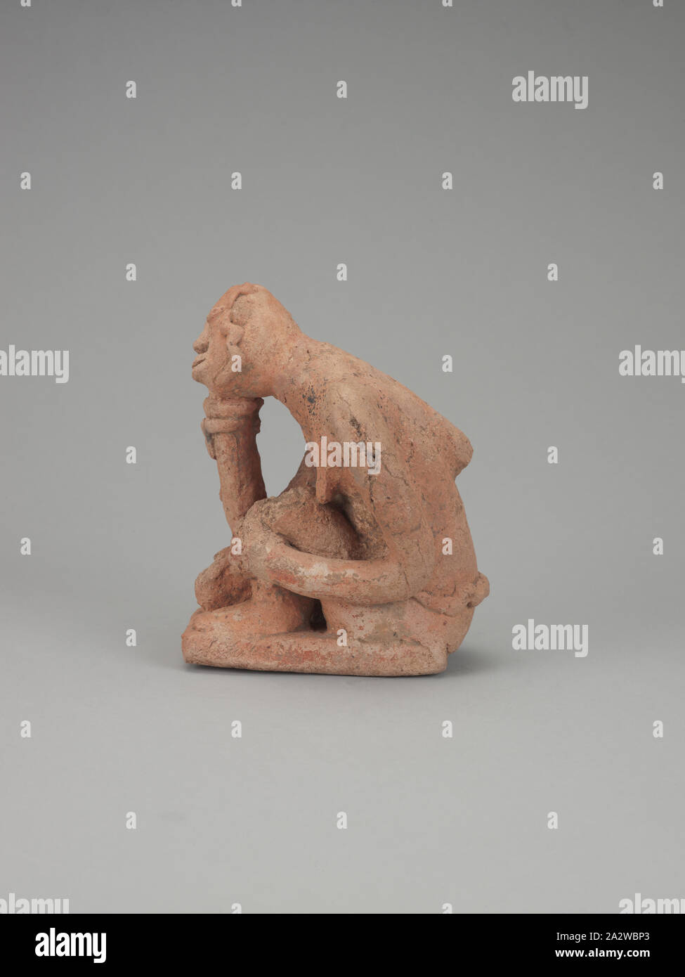 hunched figure, Jenne culture, 15th-18th century, terra-cotta, 8-5/8 x ...