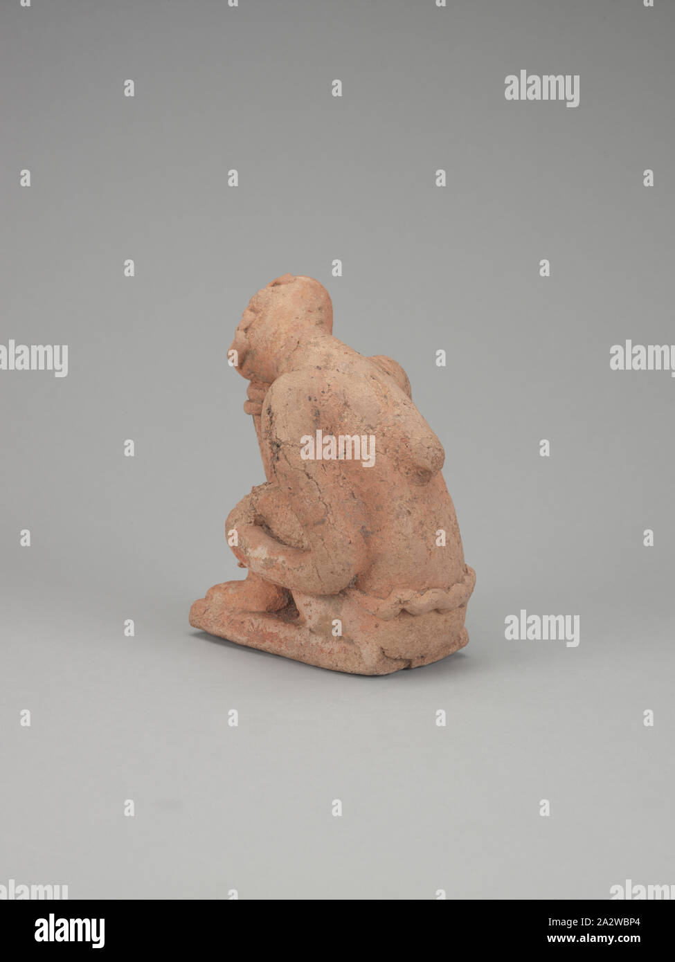 hunched figure, Jenne culture, 15th-18th century, terra-cotta, 8-5/8 x ...