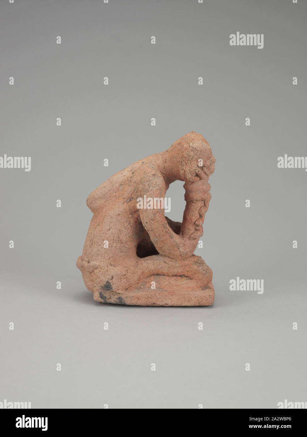 hunched figure, Jenne culture, 15th-18th century, terra-cotta, 8-5/8 x ...