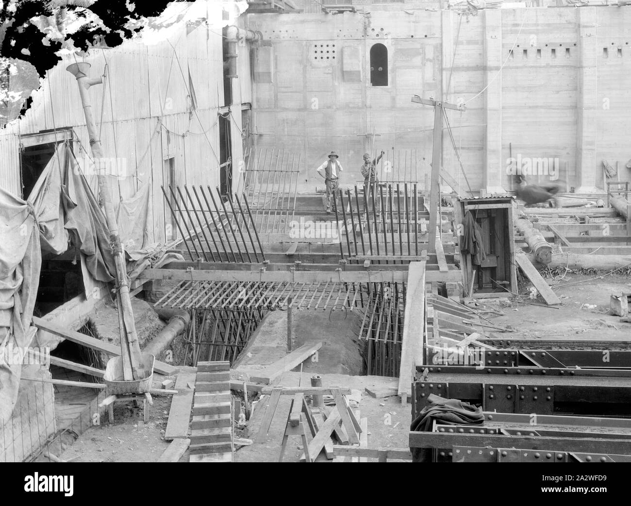 Construction in 1880s hi-res stock photography and images - Alamy
