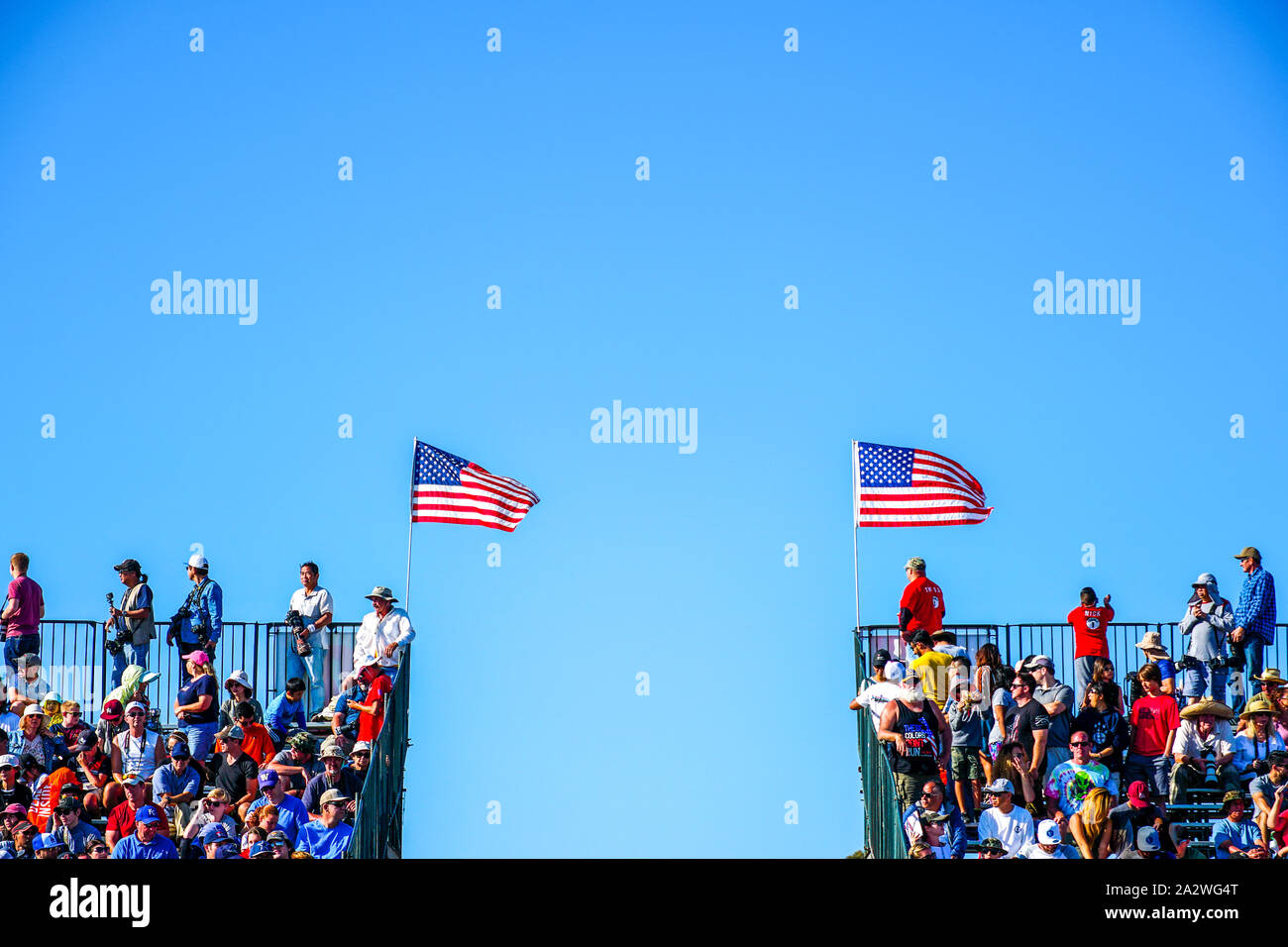 Sitting watching spectator crowded sport hi-res stock photography and ...