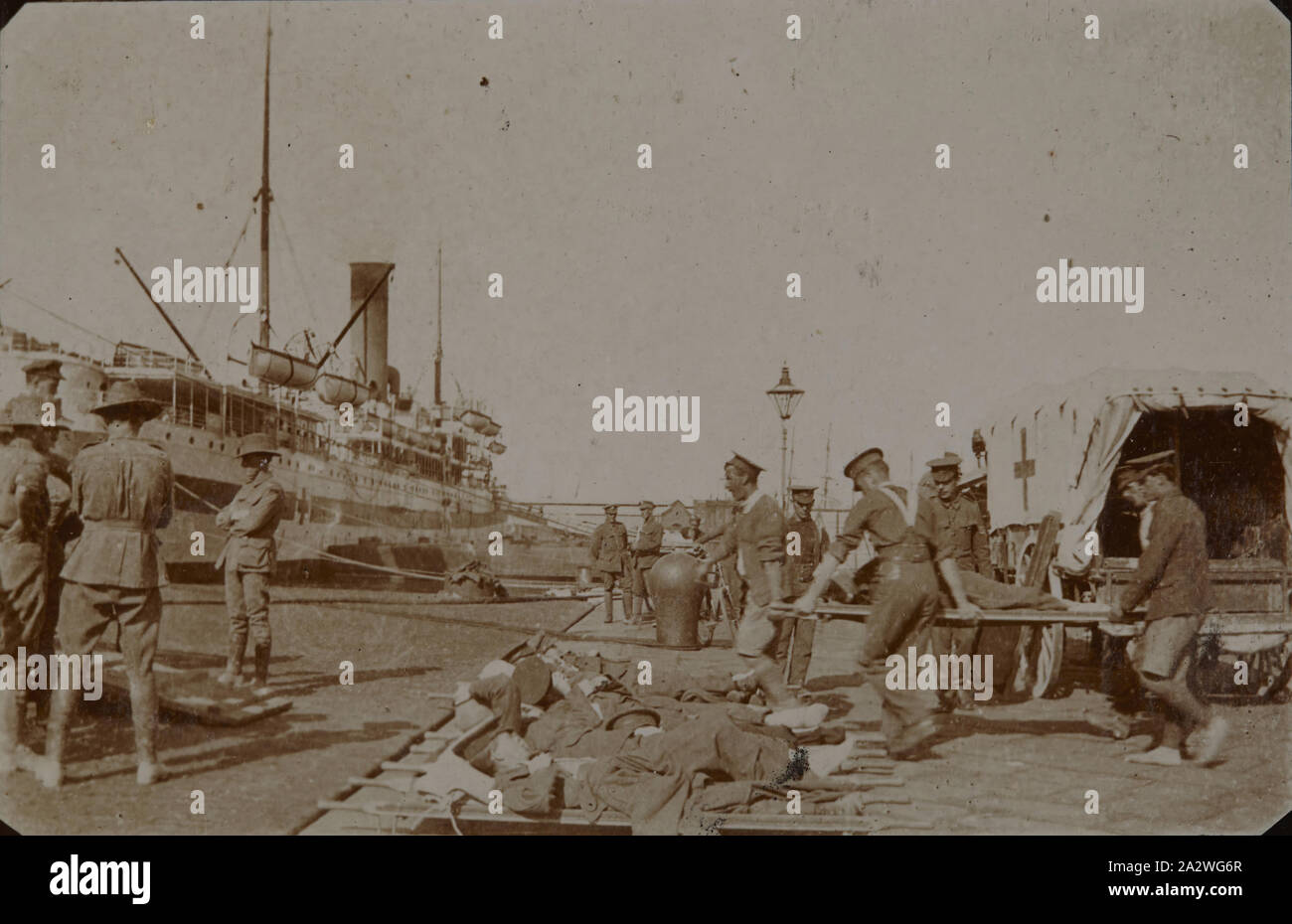 Hospital ship hmas assaye hi-res stock photography and images - Alamy