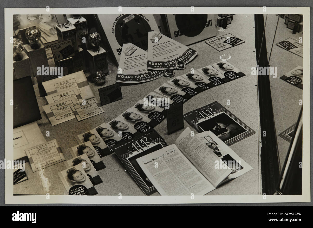 1930s shop window hi-res stock photography and images - Alamy