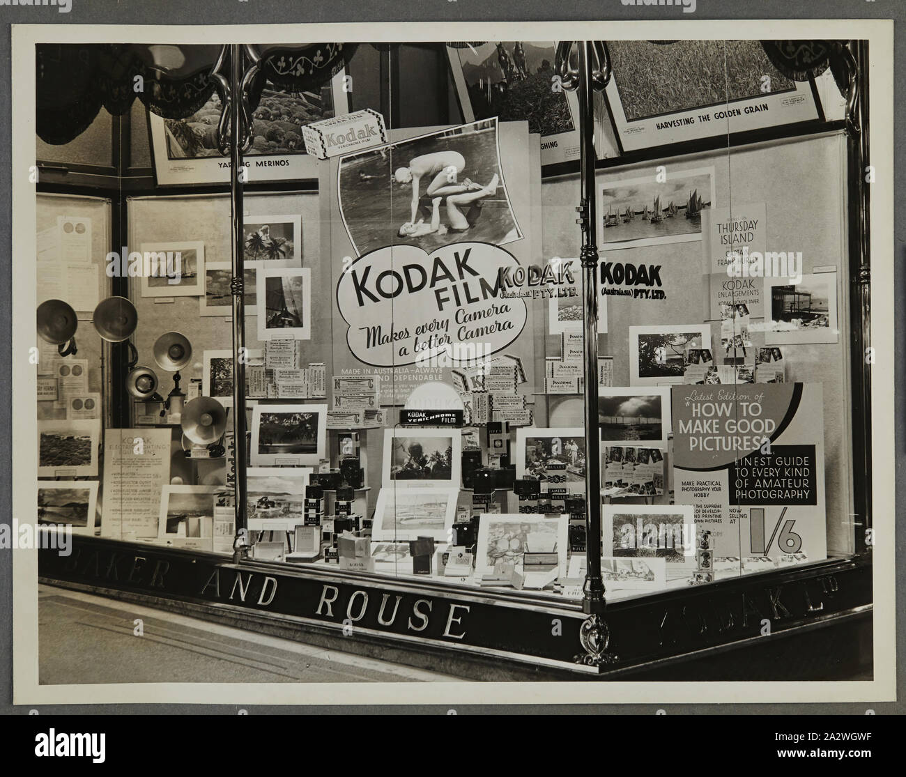 1930s film camera hi-res stock photography and images - Alamy