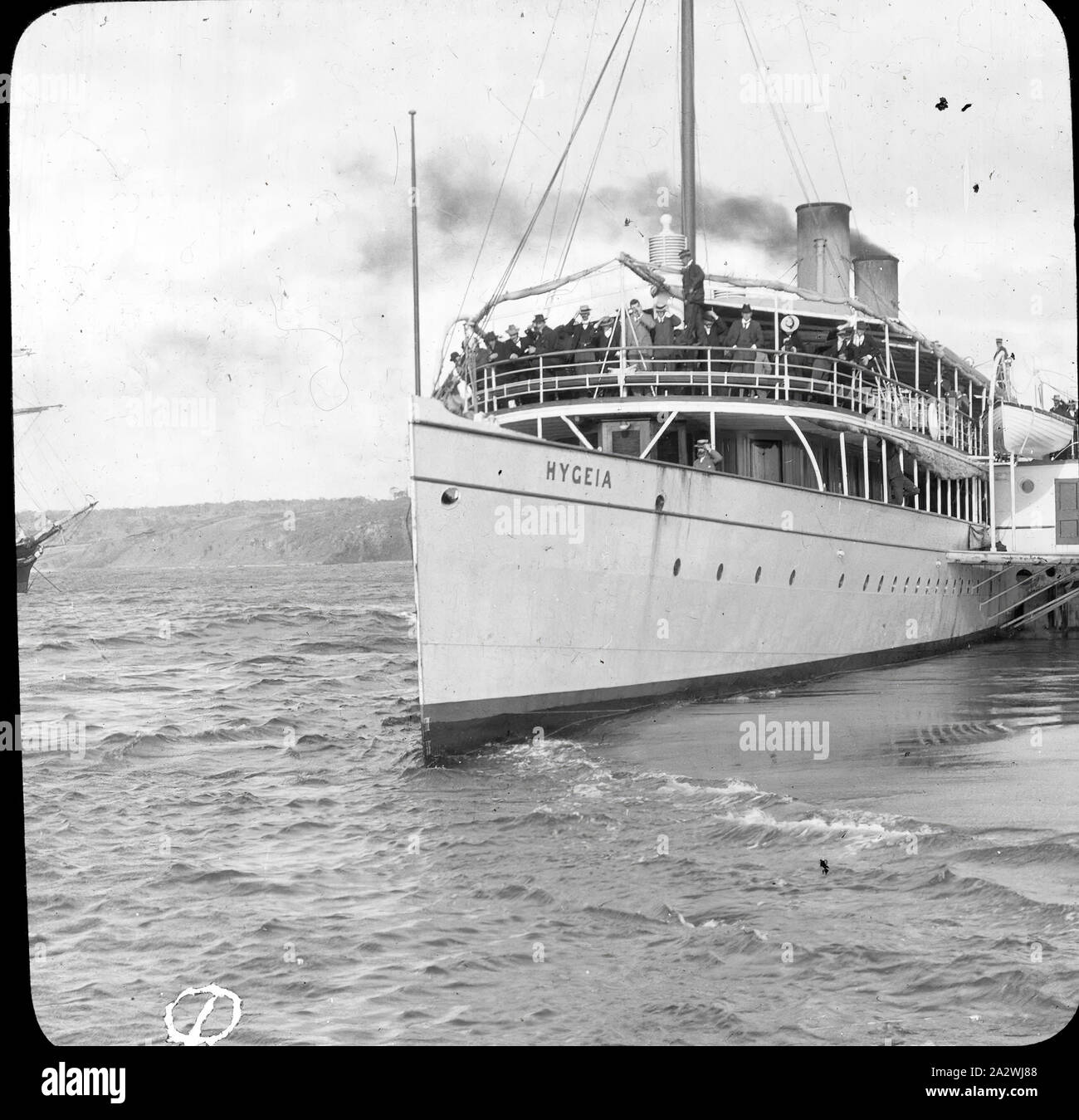 Paddle steamer 1800s hi-res stock photography and images - Alamy