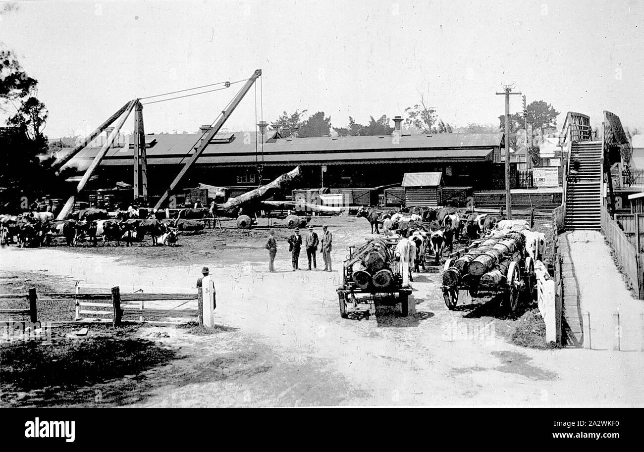 Train loading hi-res stock photography and images - Alamy