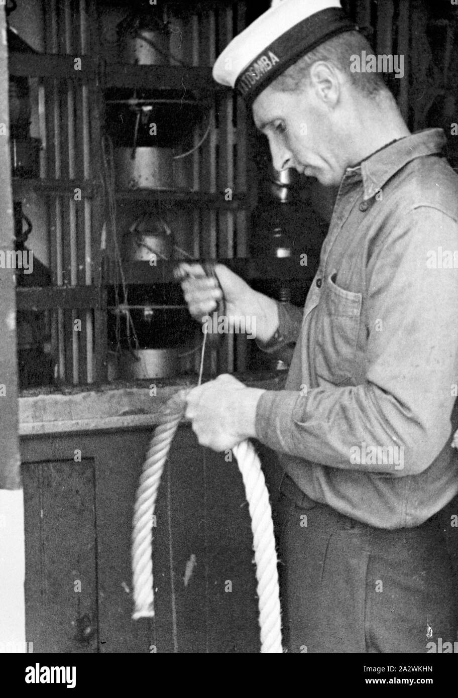 Circa 1930s hi-res stock photography and images - Alamy