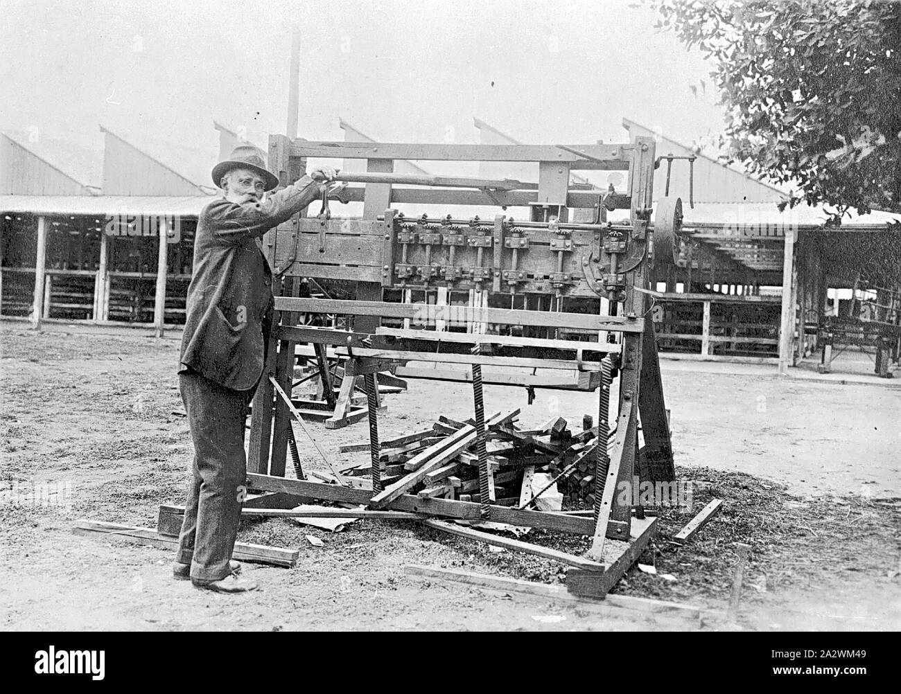 Fence dropper boring machine hi-res stock photography and images - Alamy