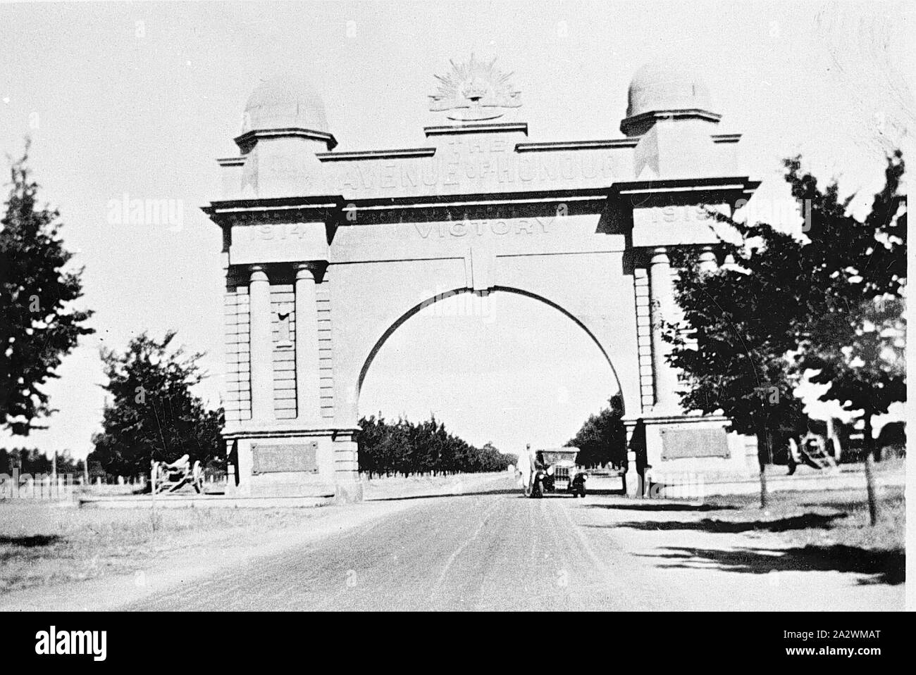 Victory arch hi-res stock photography and images - Alamy