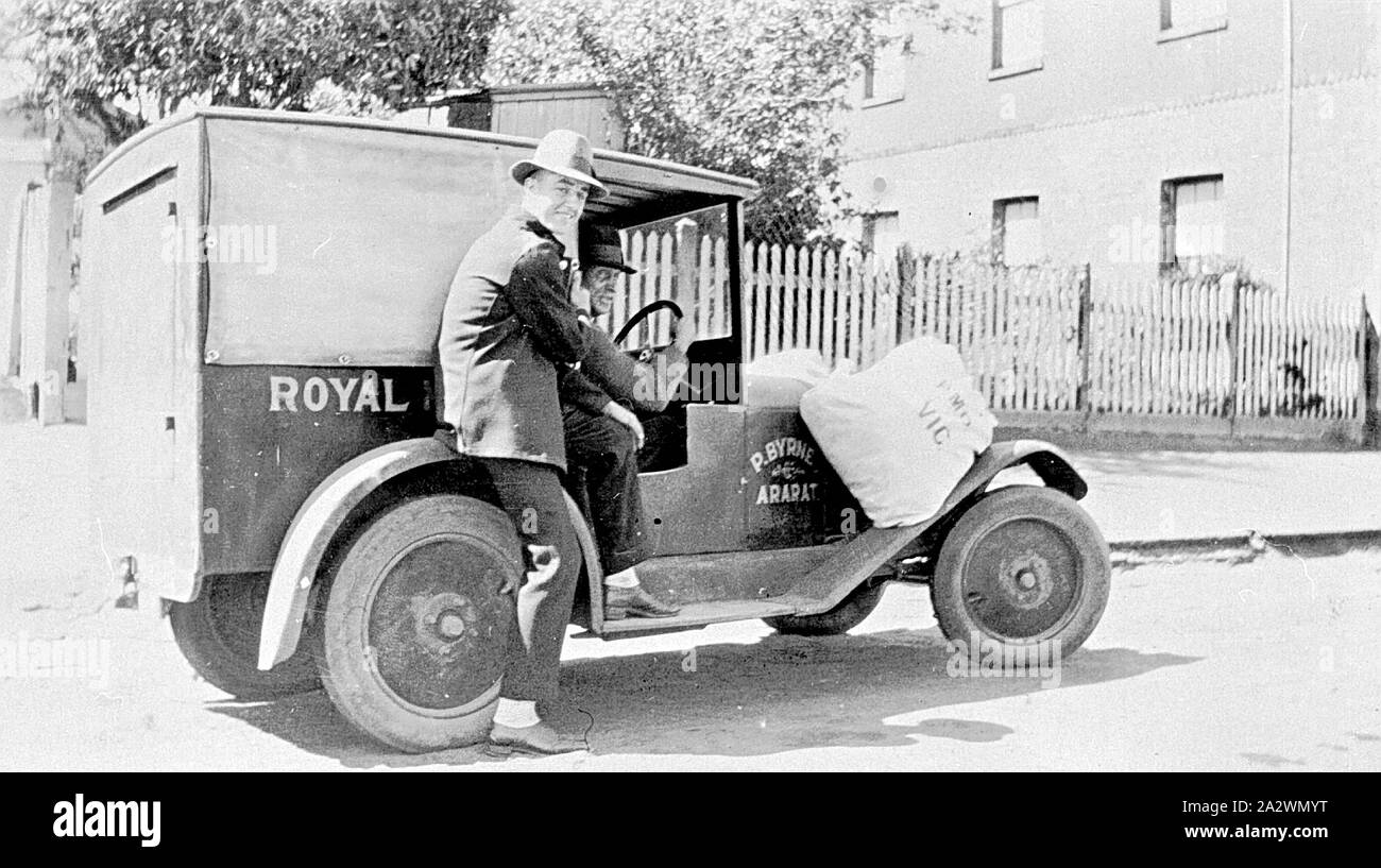 First royal mail van hi-res stock photography and images - Alamy