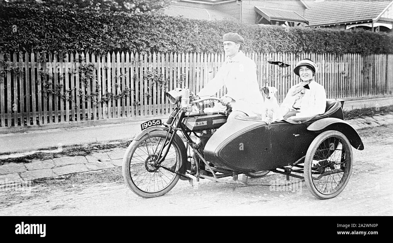 Bsa motorcycle sidecar hi-res stock photography and images - Alamy