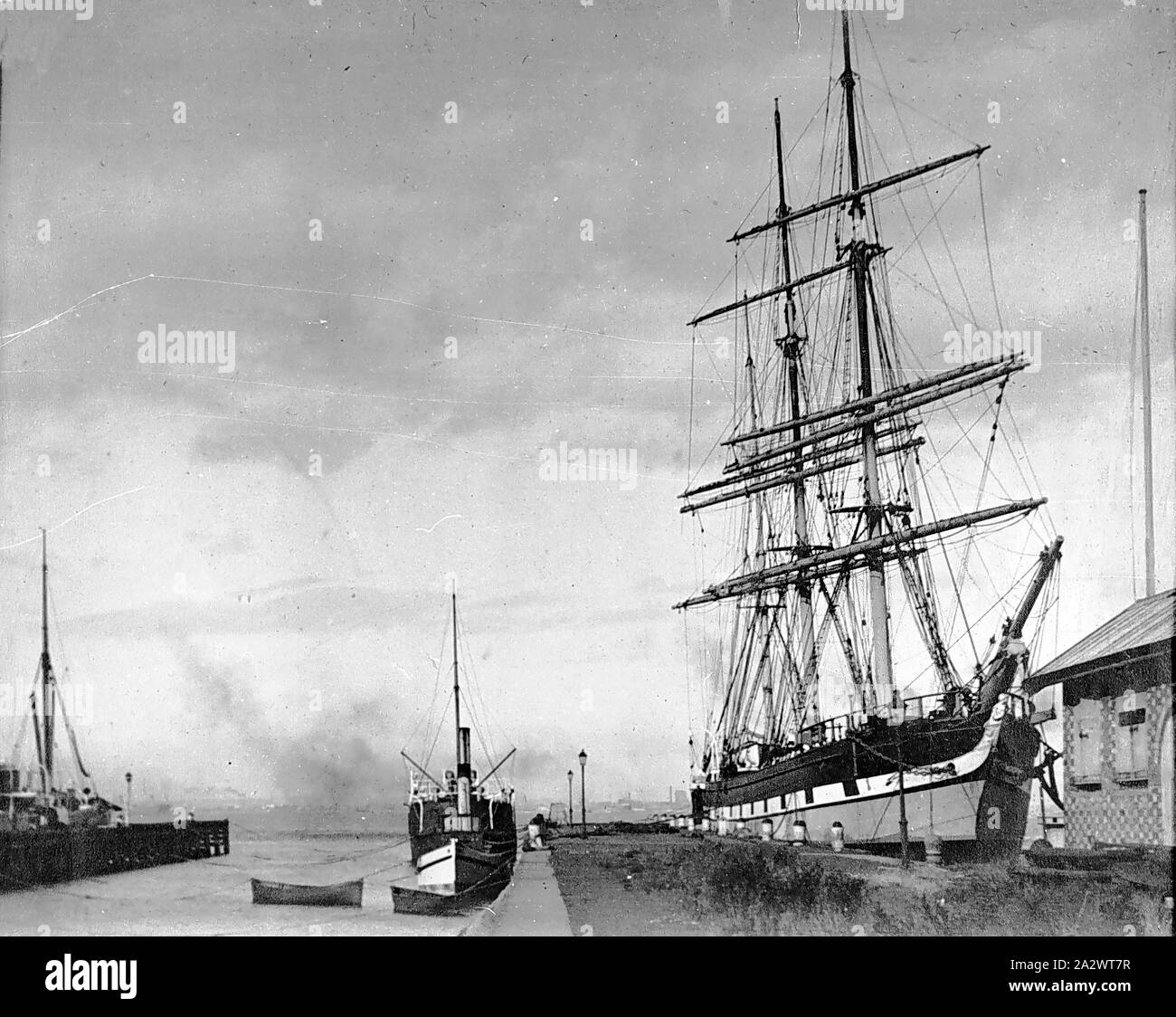 Ship tug boat hi-res stock photography and images - Alamy