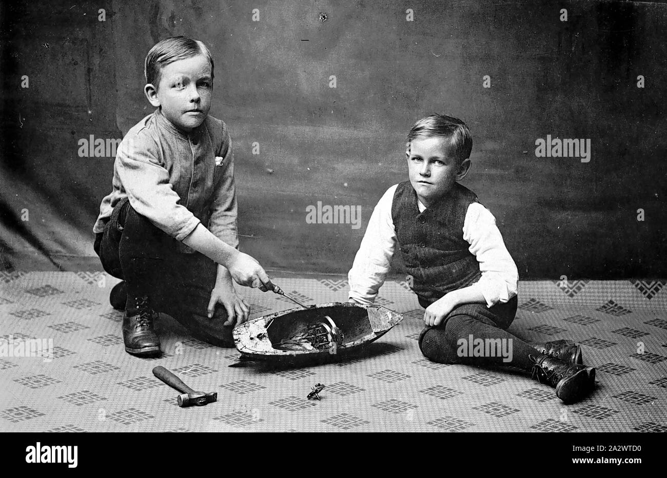 1910 1920 hi-res stock photography and images - Alamy