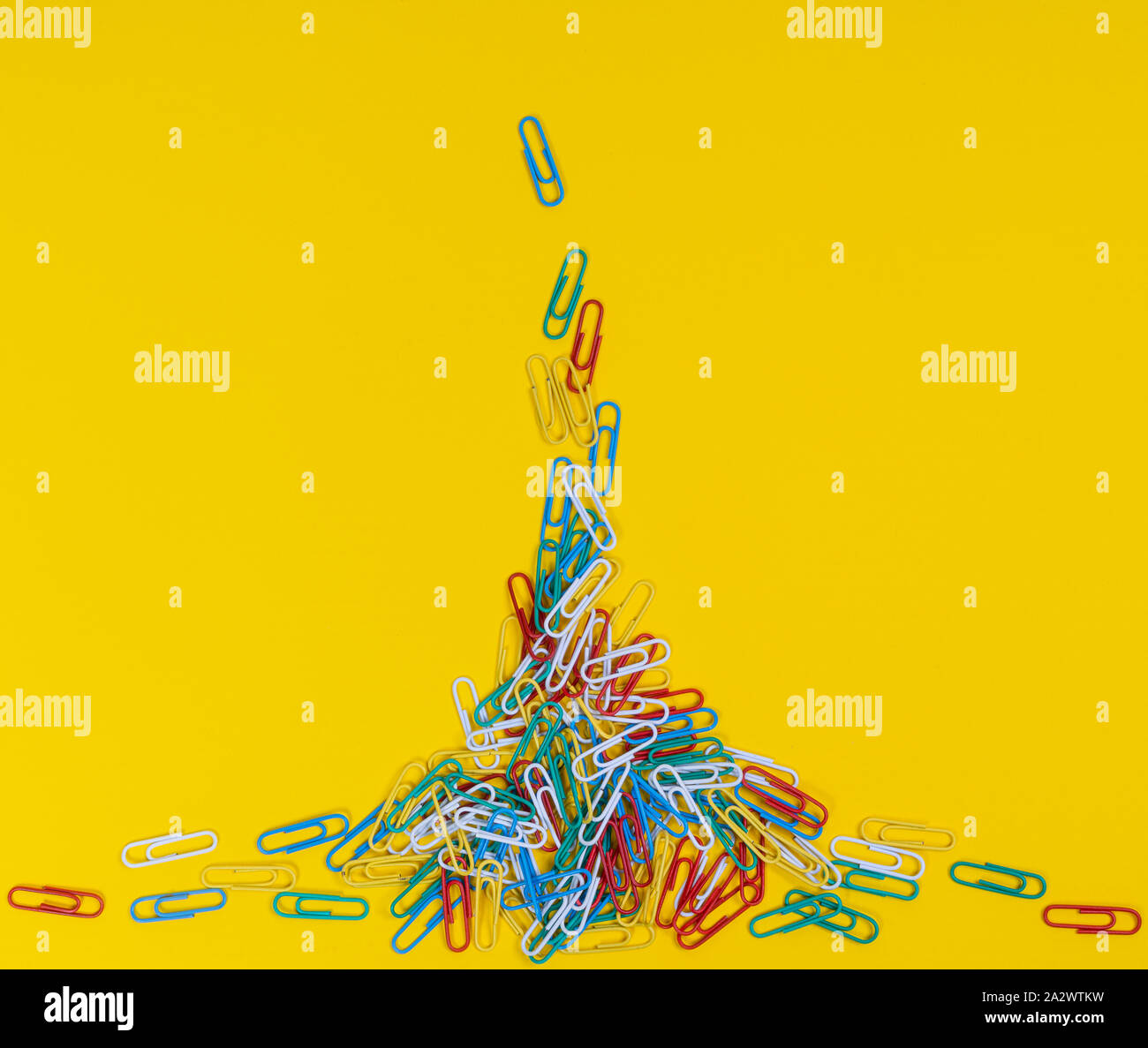 Pile of paperclips hi-res stock photography and images - Alamy