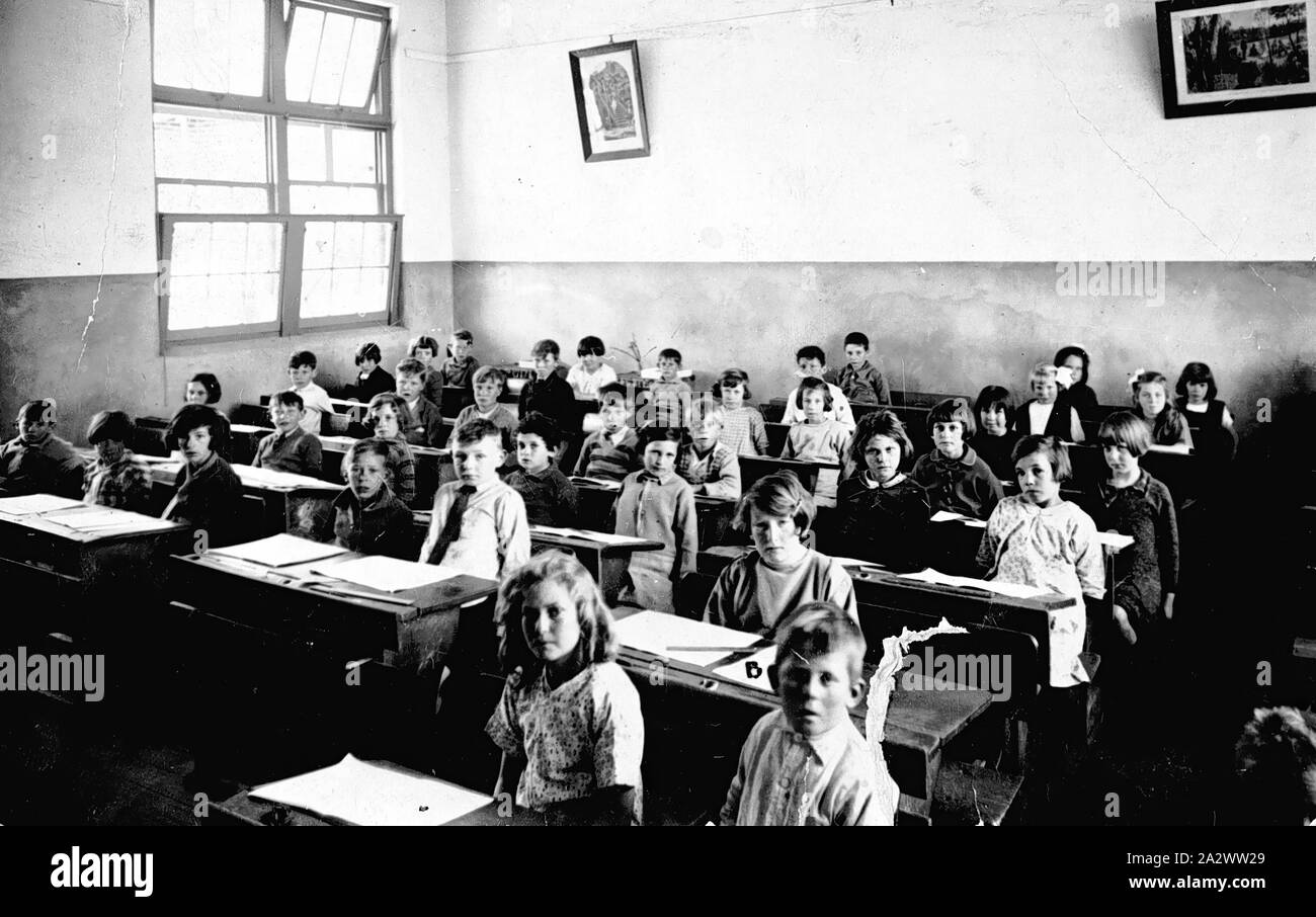 Red cliffs central school hi-res stock photography and images - Alamy