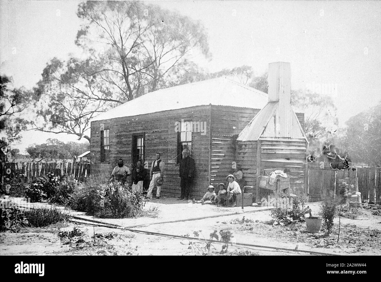 Simple weatherboard house hi-res stock photography and images - Alamy