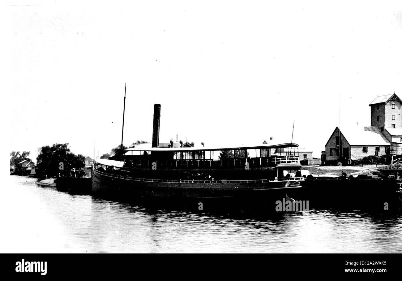 Steamboat speed hi-res stock photography and images - Alamy