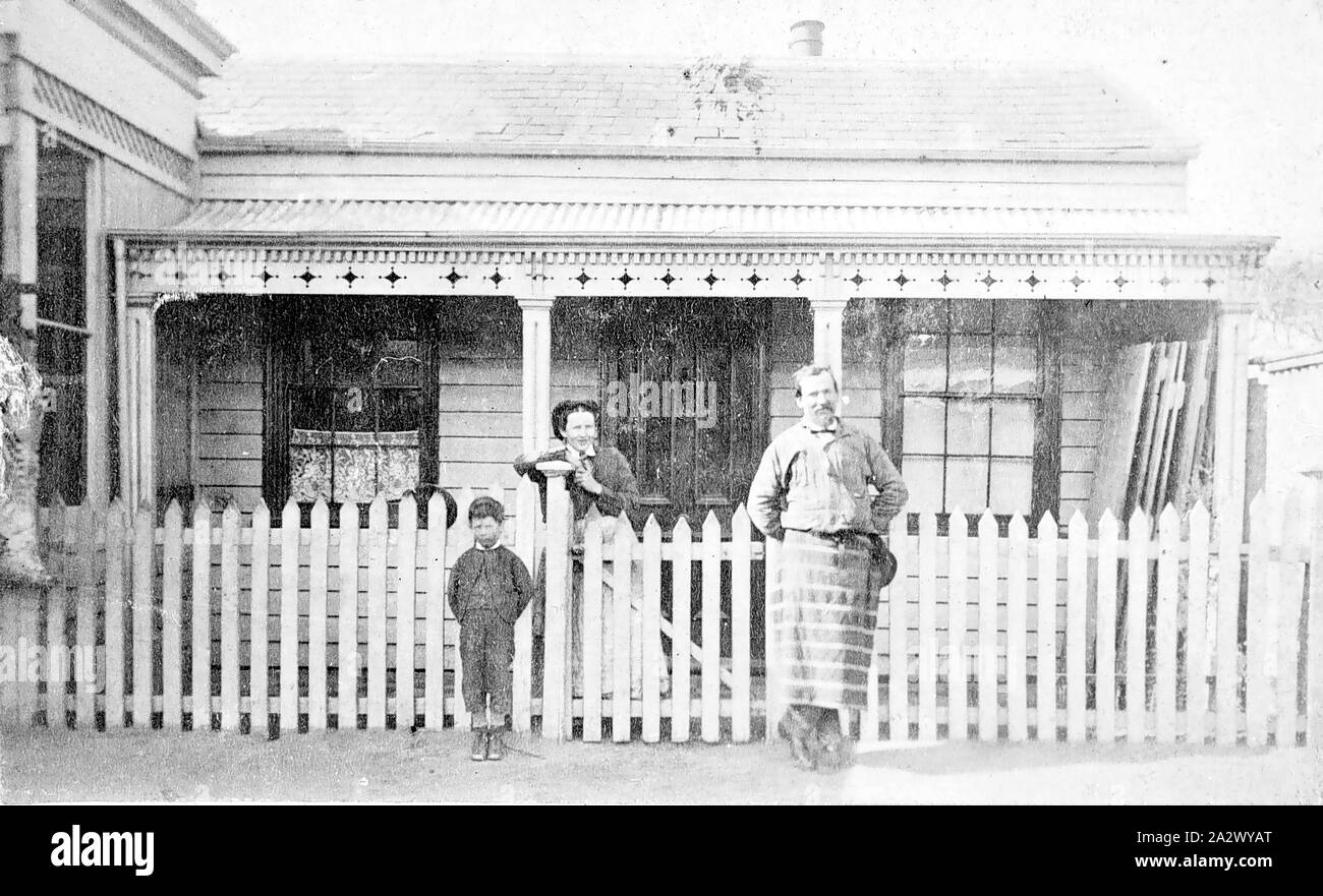 Family shop 1880 hi-res stock photography and images - Alamy