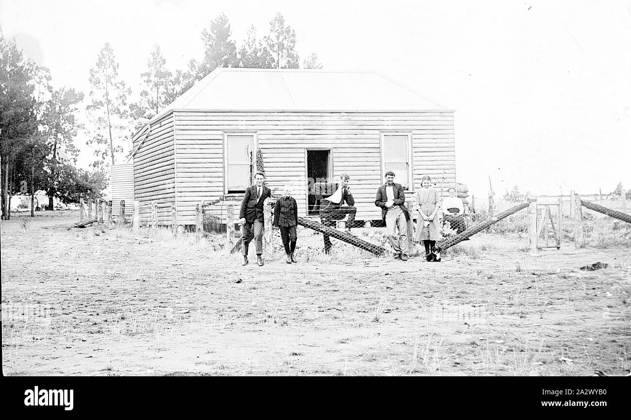 Negative - Walpeup, Victoria, 1911, A group in front of the Walpeup ...