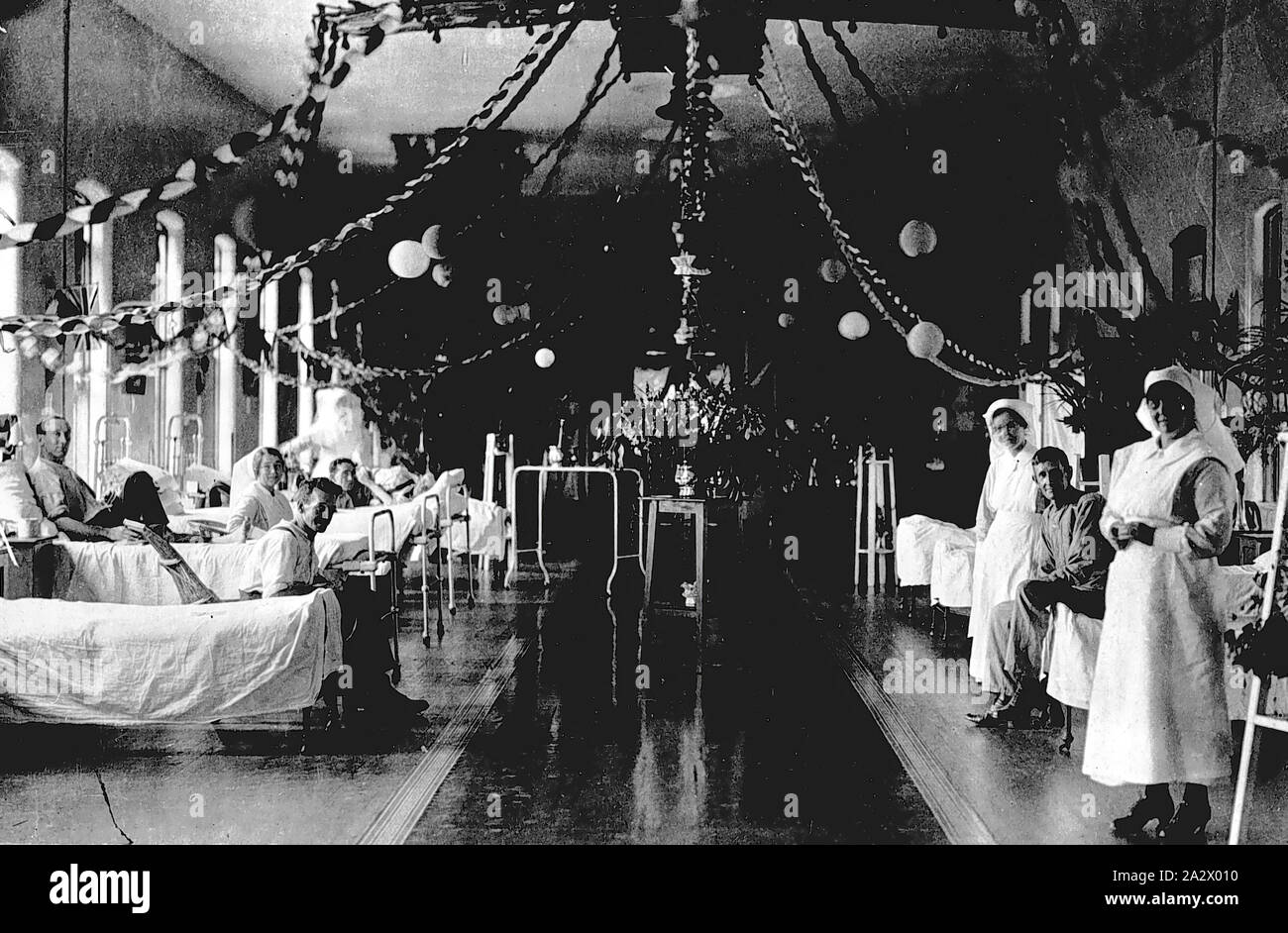 Negative - Heidelberg, Victoria, circa 1920, Nurses and patients in a ...