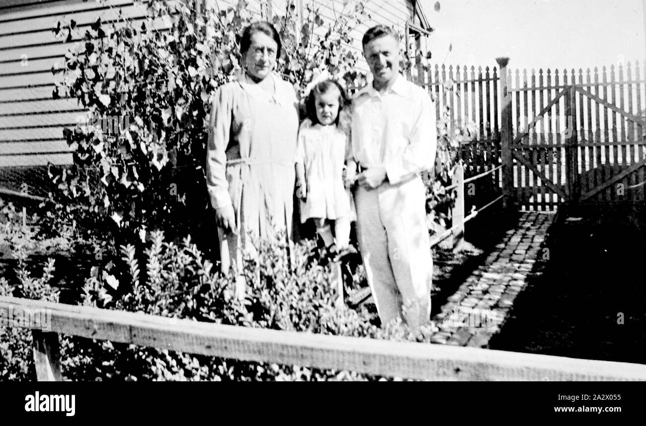 Victoria and family hi-res stock photography and images - Alamy