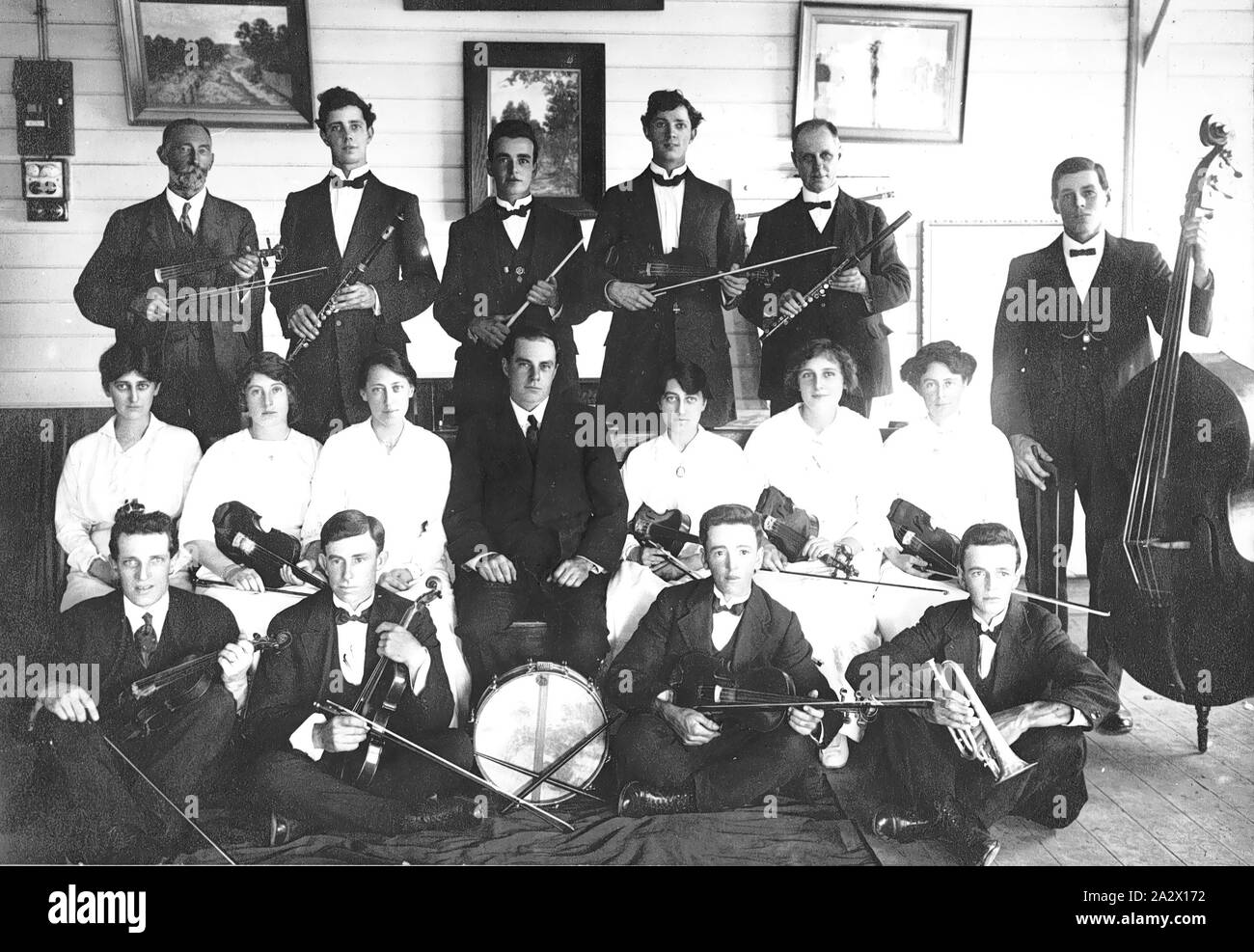 Dance band 1930 hi-res stock photography and images - Alamy