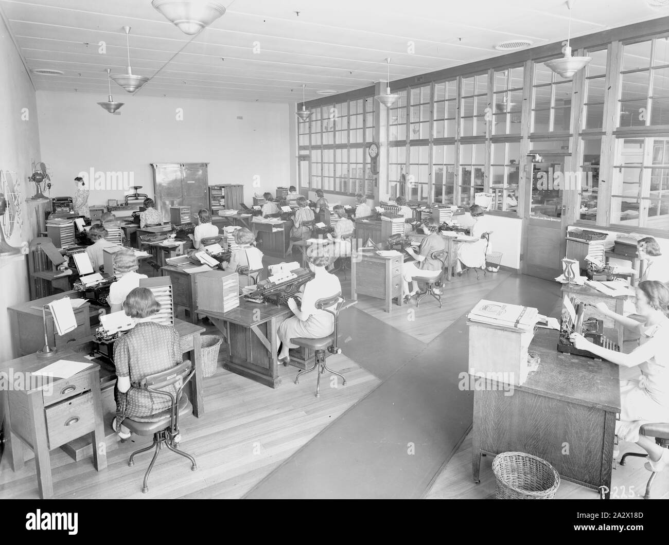 1940 office hi-res stock photography and images - Alamy