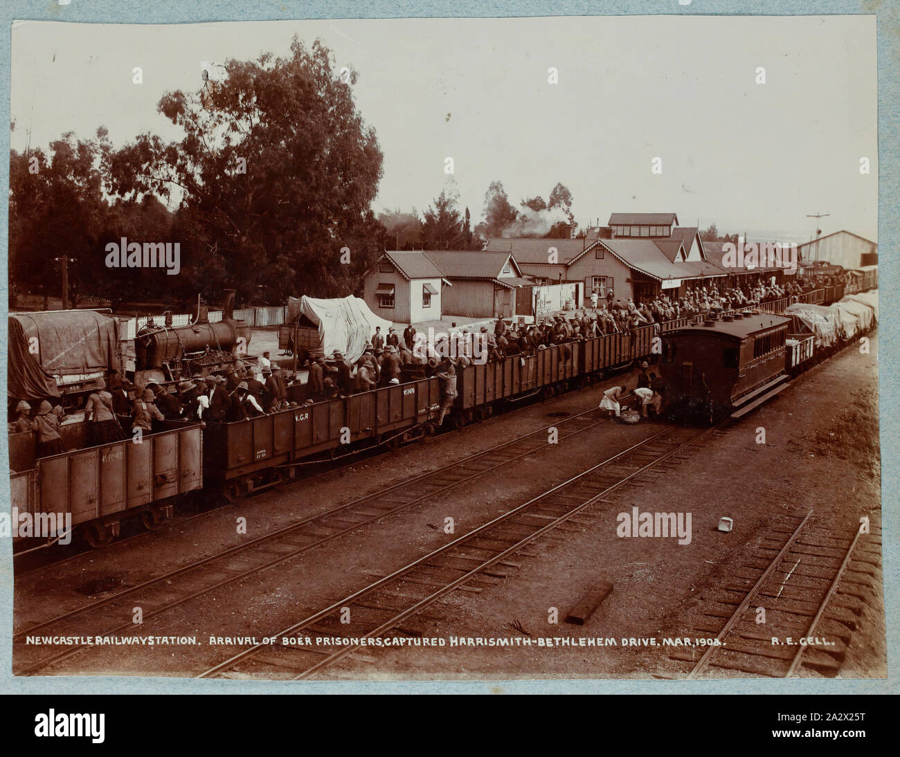 Royal service station hi-res stock photography and images - Alamy