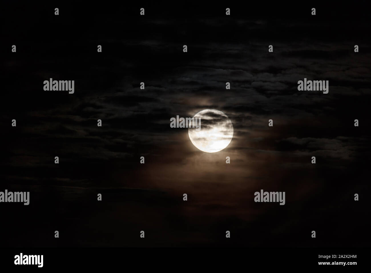 Super moon canada hi-res stock photography and images - Alamy