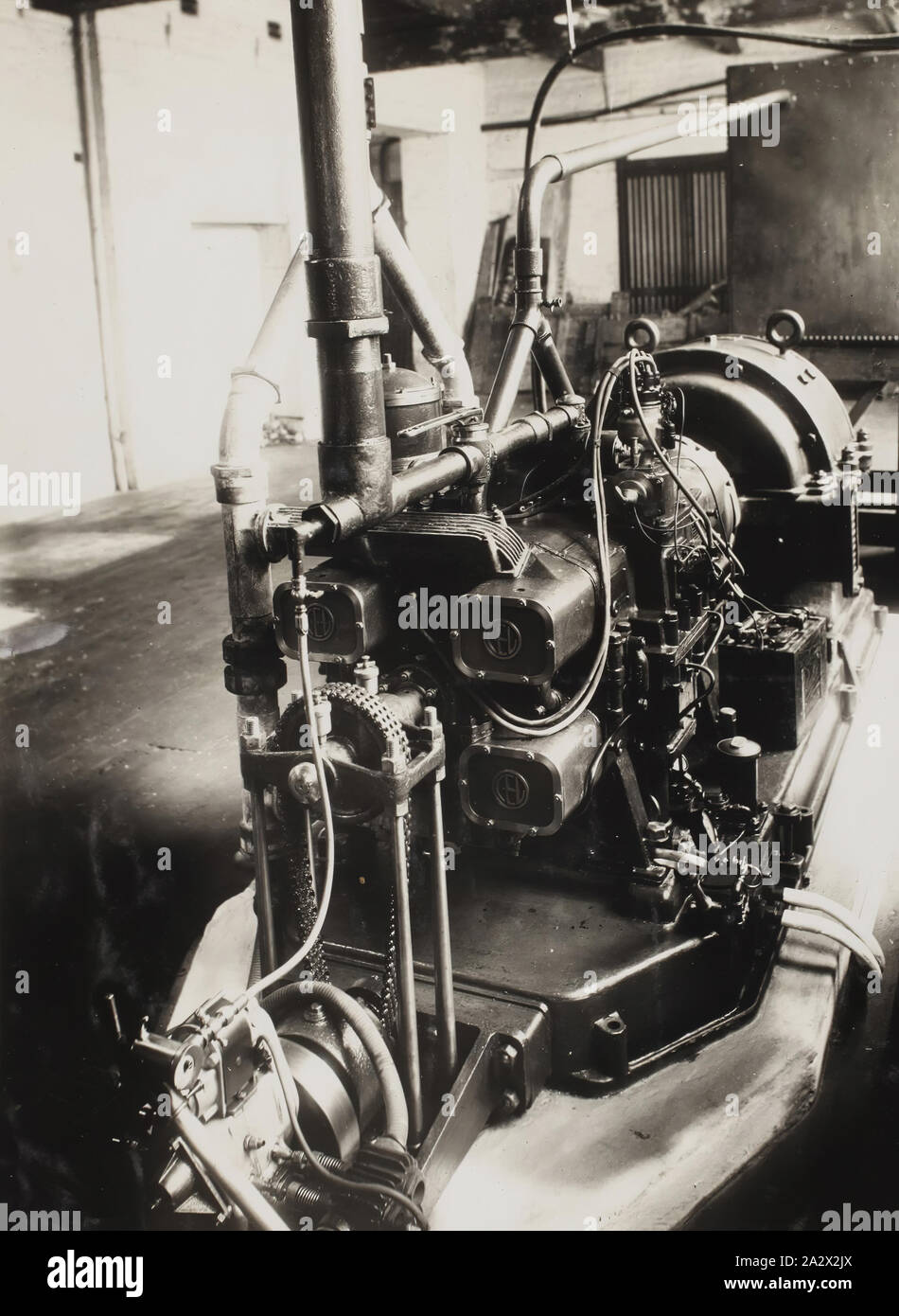 Eight engines hi-res stock photography and images - Alamy