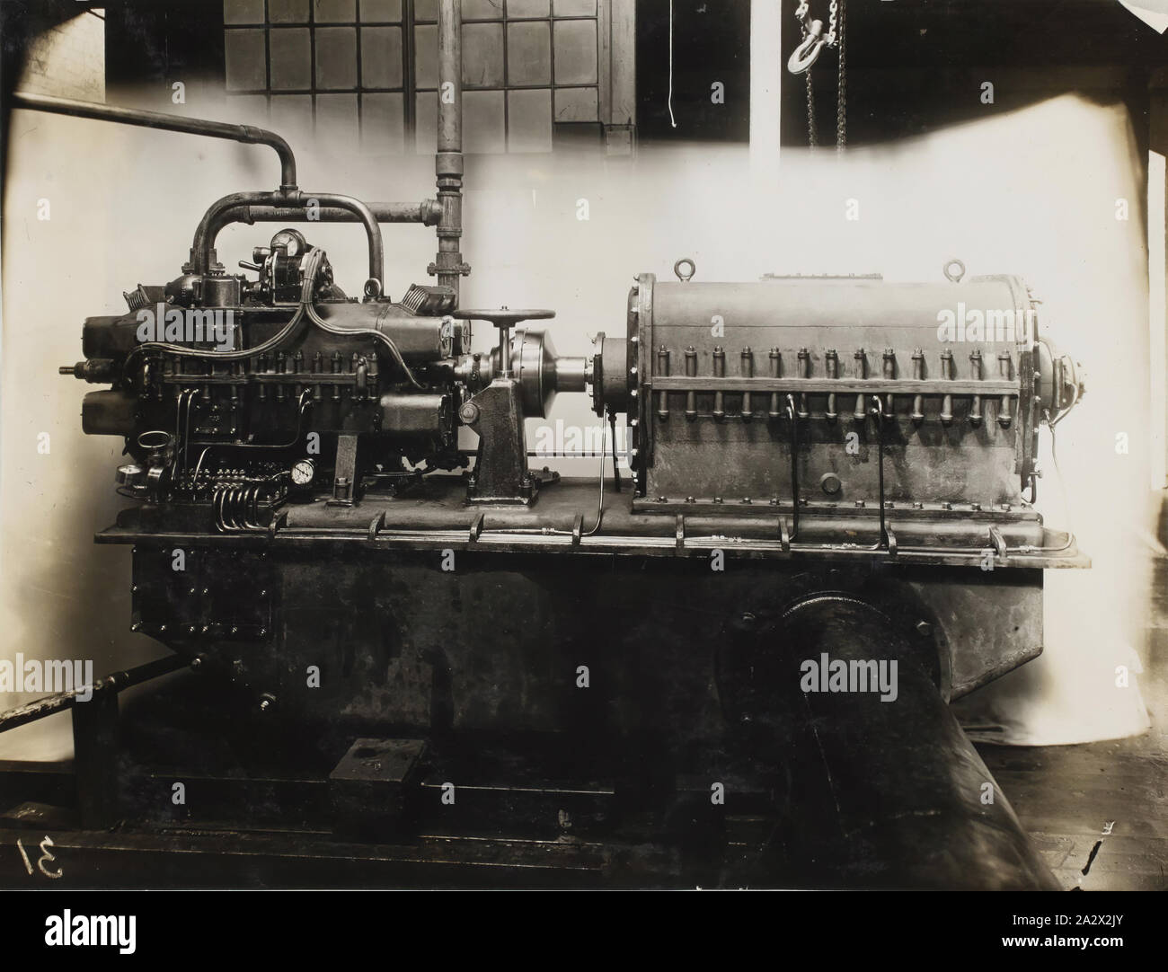 Eight cylinder engine hi-res stock photography and images - Alamy