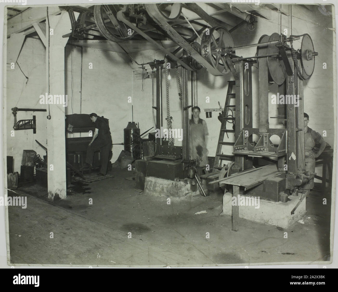 1920s operating room hi-res stock photography and images - Alamy