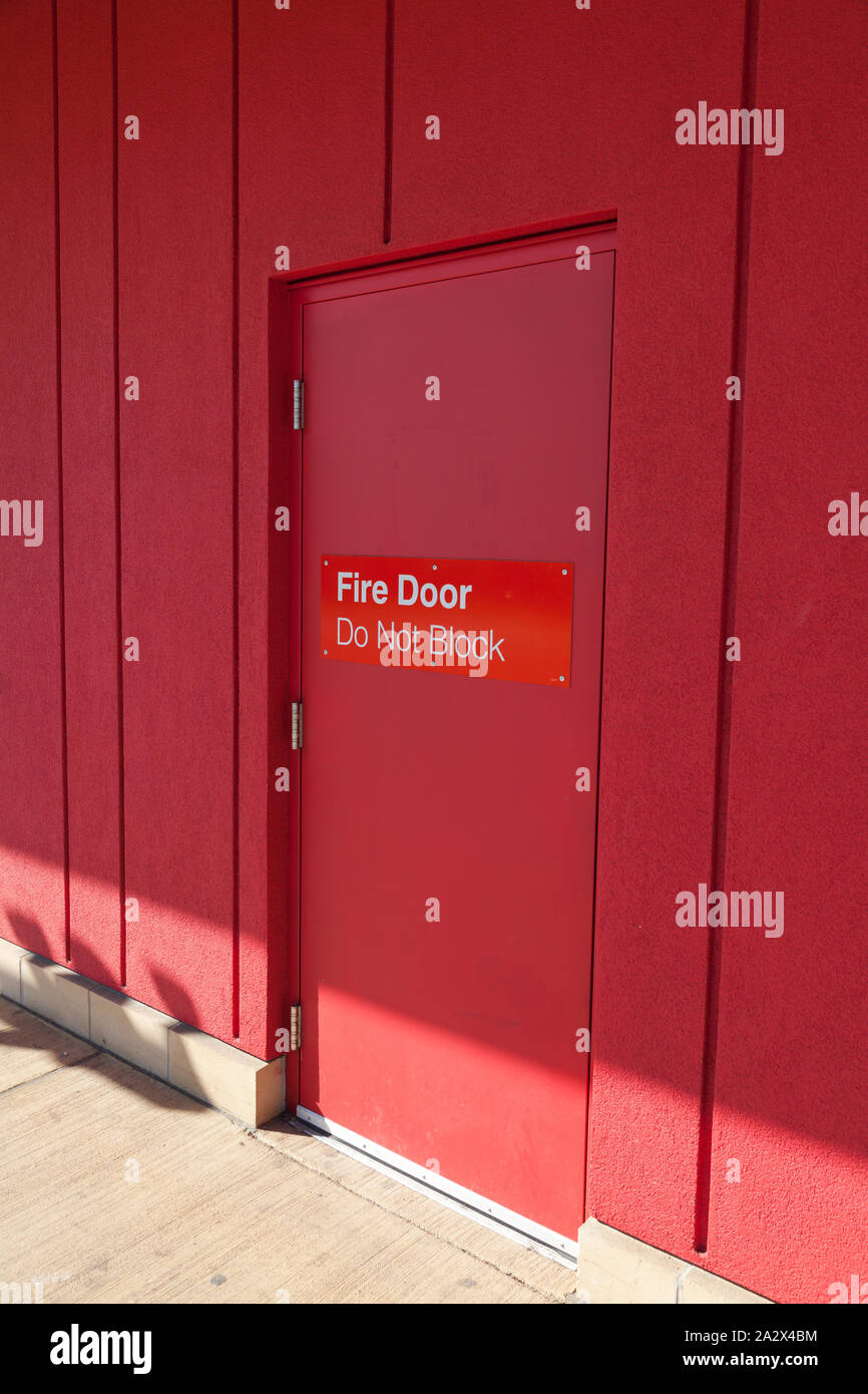 Block fire exit sign hi-res stock photography and images - Alamy