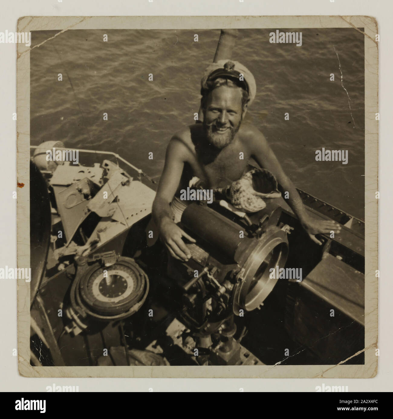 Board hmas shoalhaven hi-res stock photography and images - Alamy