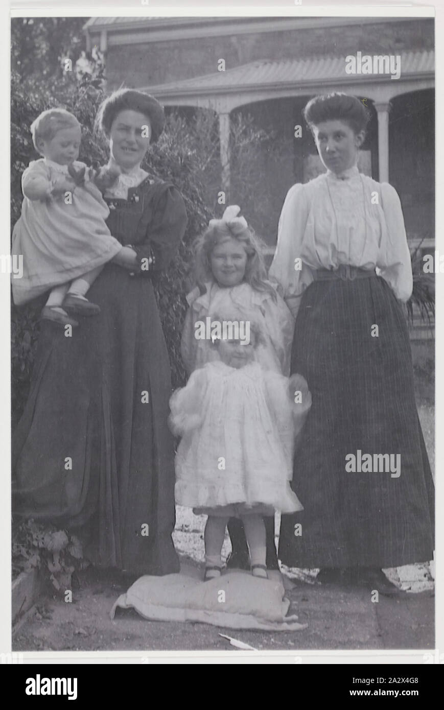 Photograph - Portrait of the Long & Murdoch Family, Eaglehawk, Victoria ...
