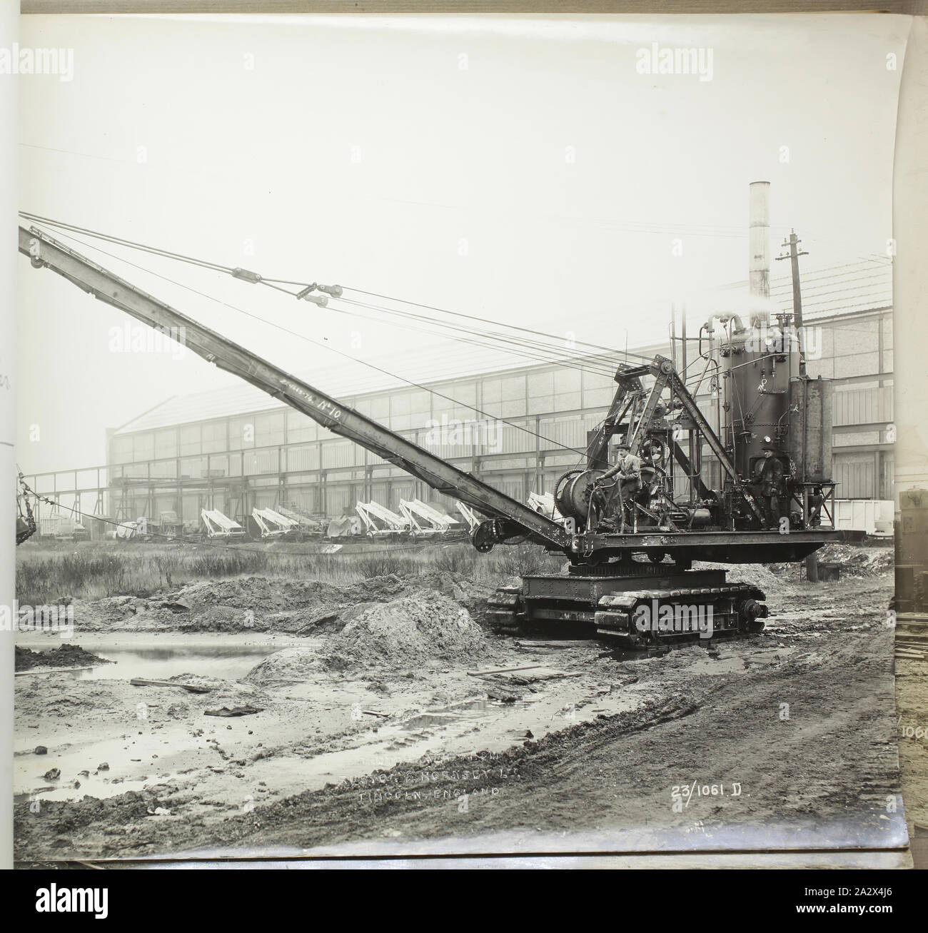 Crawler mounted dragline excavator hi-res stock photography and images ...